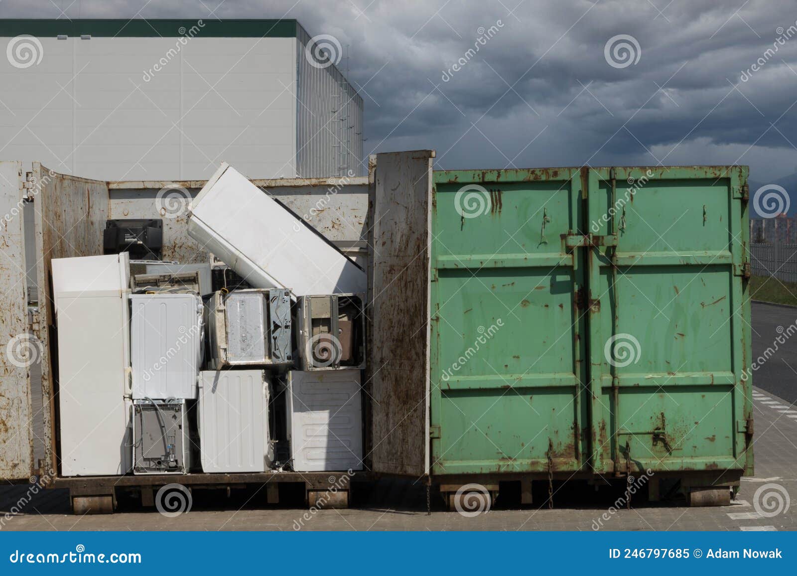 Electronic Waste for Recycling. Discarded Household Appliances in the ... Electronic Waste for Recycling. Discarded Household Appliances in the ...