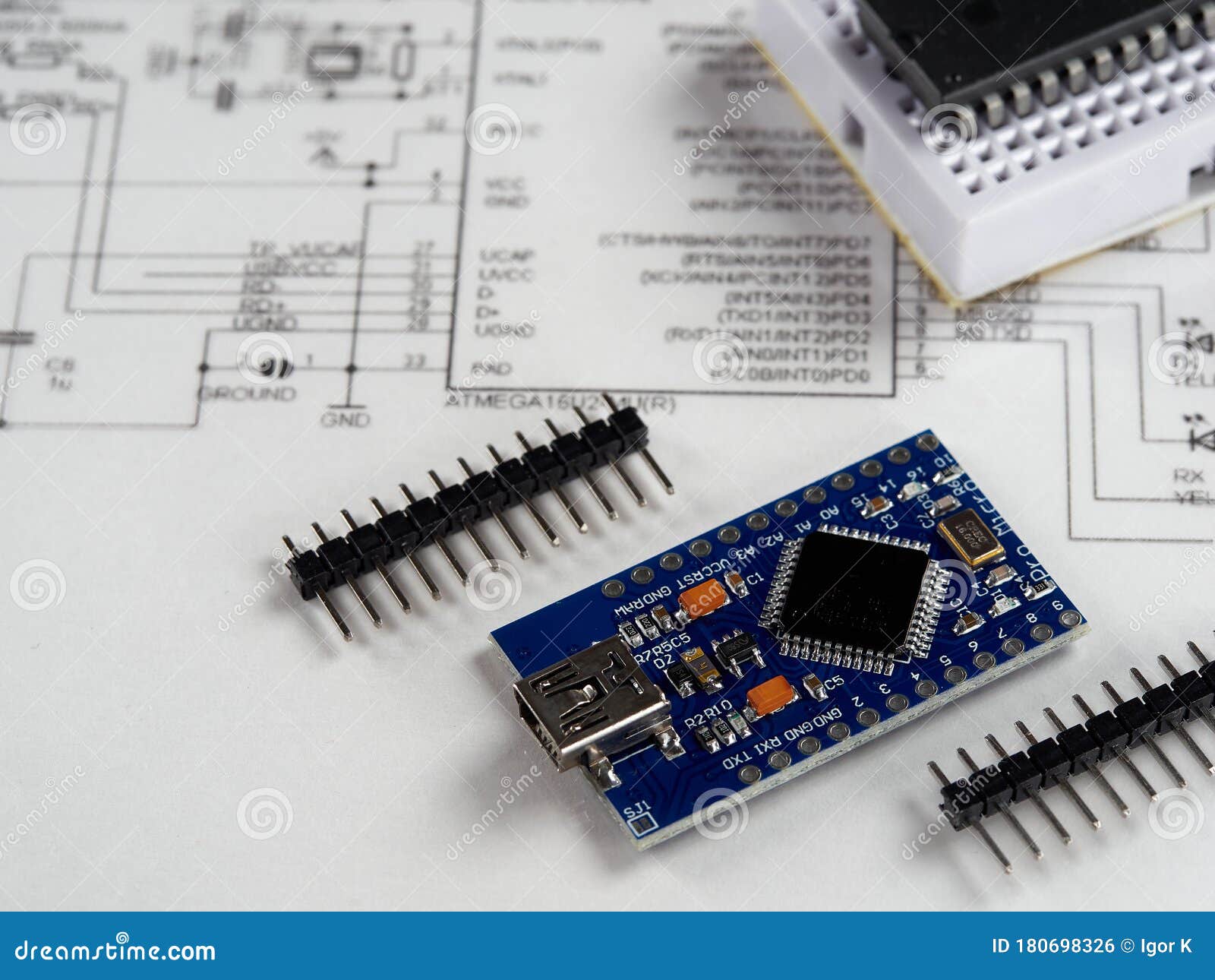 Electronics and Microprocessor.Electronic DIY Project Arduino.Drawing ... Electronics and Microprocessor.Electronic DIY Project Arduino.Drawing ...