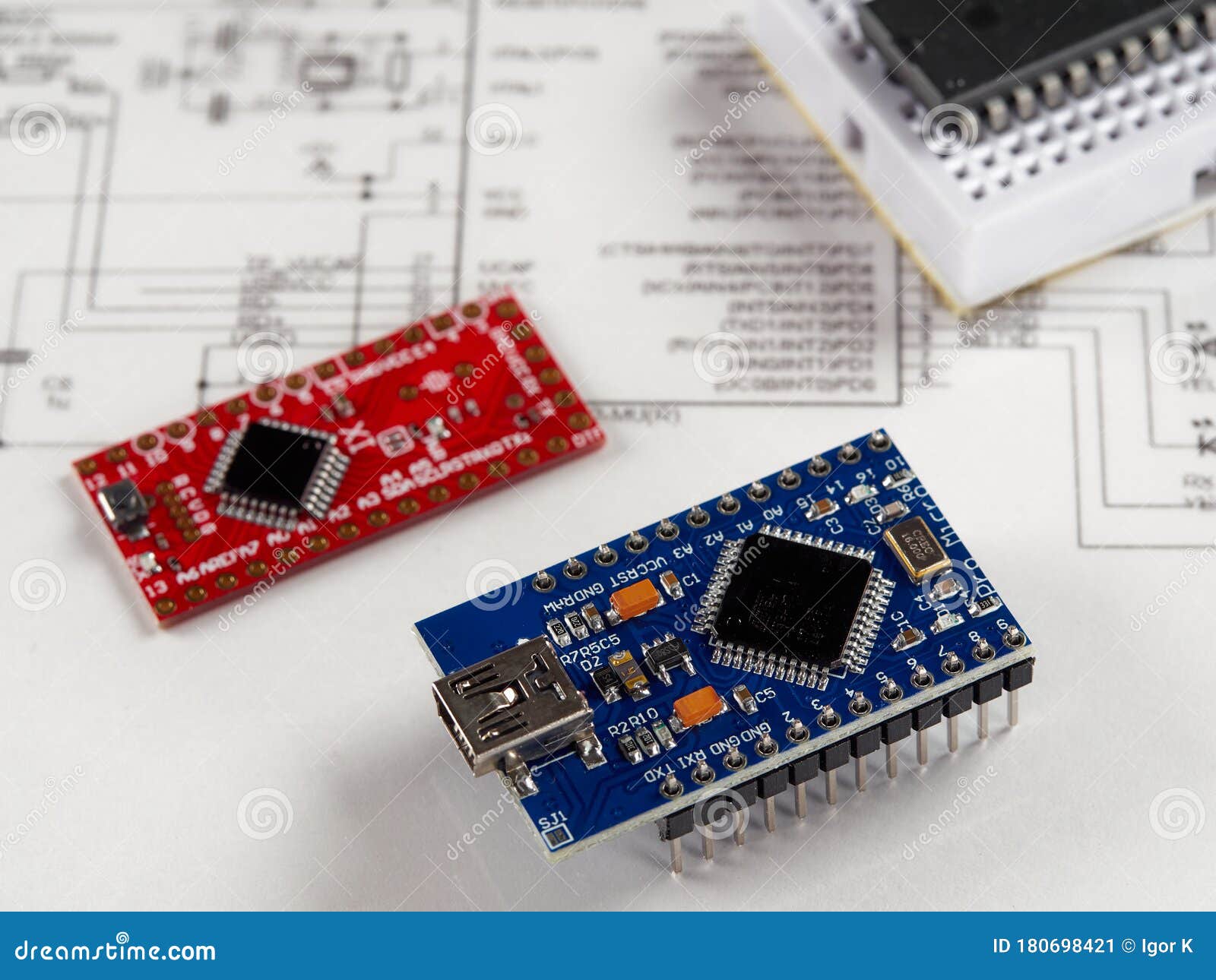 Electronics and Microprocessor.Electronic DIY Project Arduino.Drawing ... Electronics and Microprocessor.Electronic DIY Project Arduino.Drawing ...