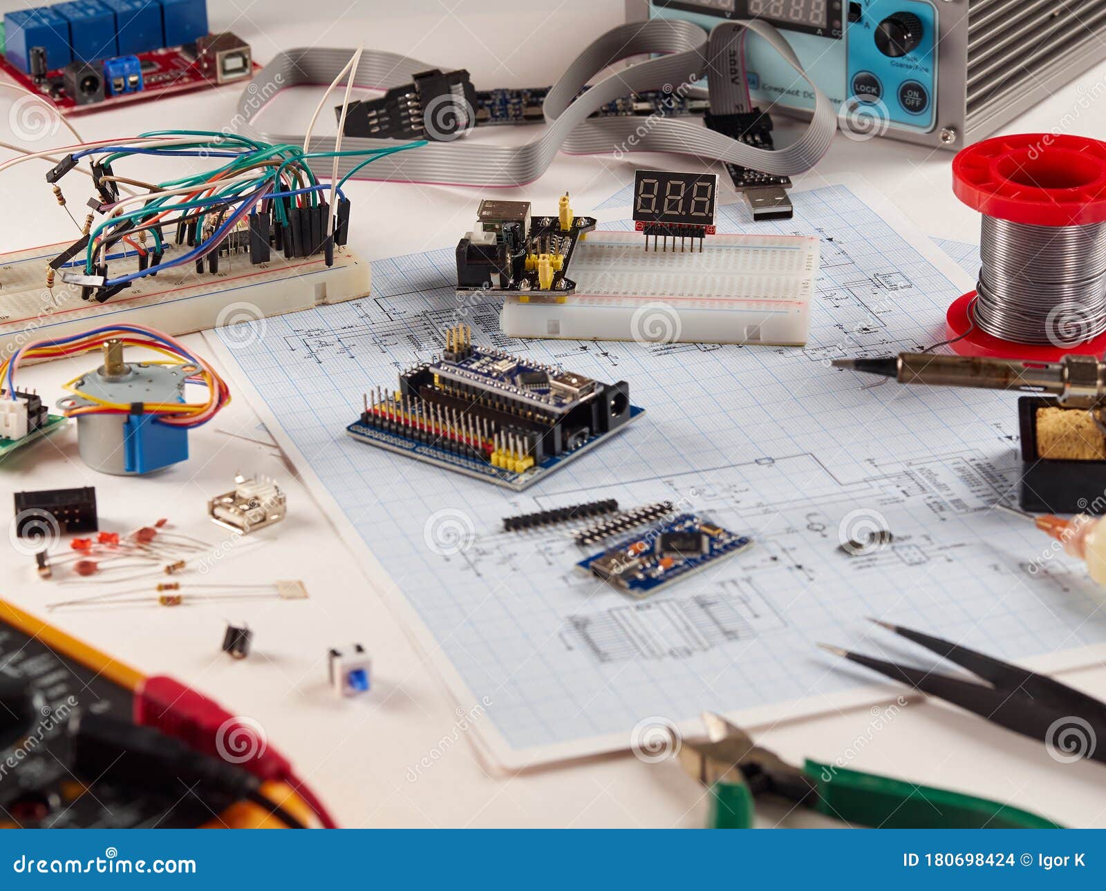Electronics and Microprocessor.Electronic DIY Project Arduino.Drawing ... Electronics and Microprocessor.Electronic DIY Project Arduino.Drawing ...