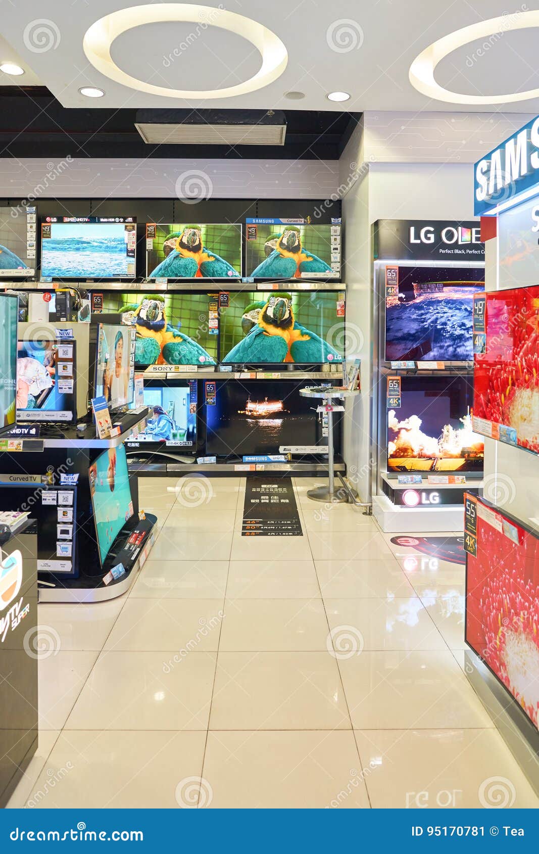 Electronics Store in Hong Kong Editorial Photo - Image of mall, colour ...