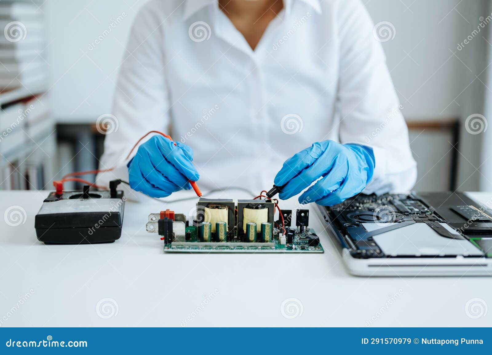 Electronics Technician, Electronic Engineering Electronic Repair ...