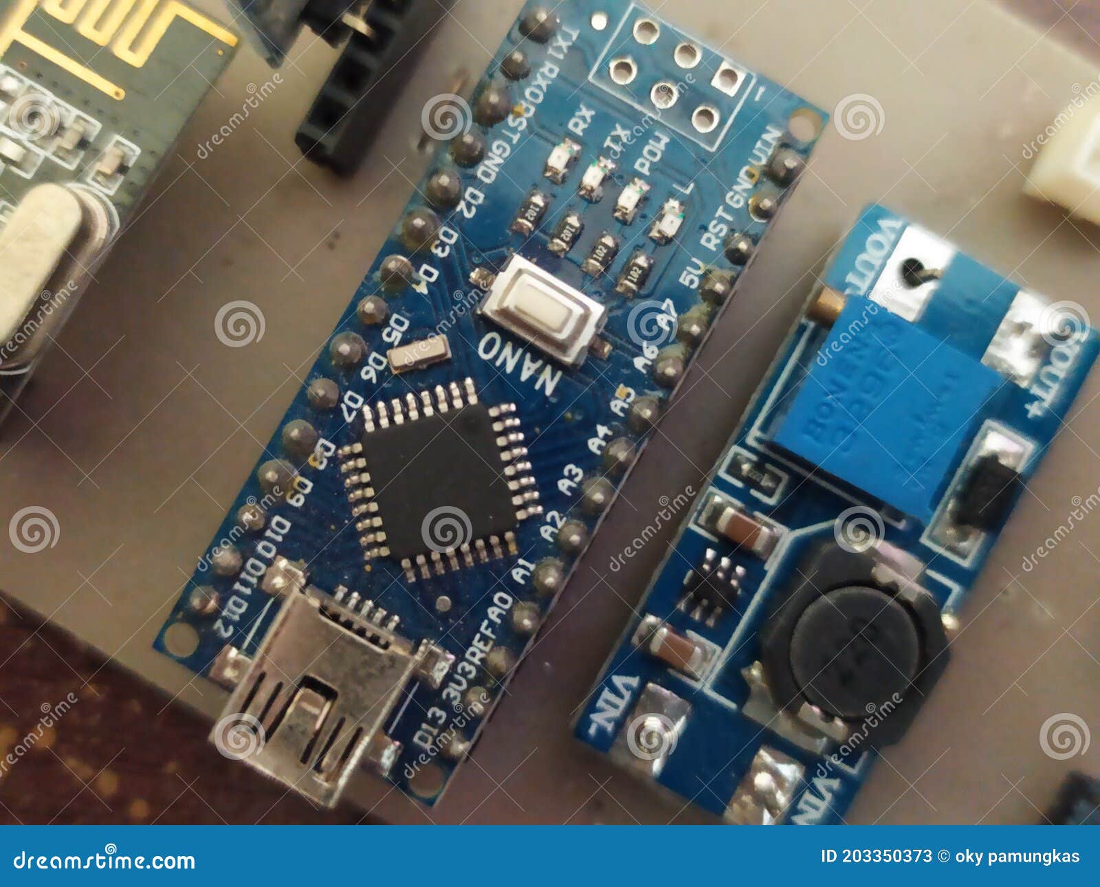 Arduino Control Broad Element Photo With Infographic Details Stock ...