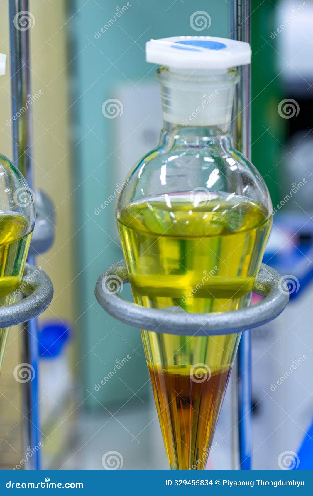 Electroplating Experiment in Chemistry Laboratory. Stock Photo - Image ...