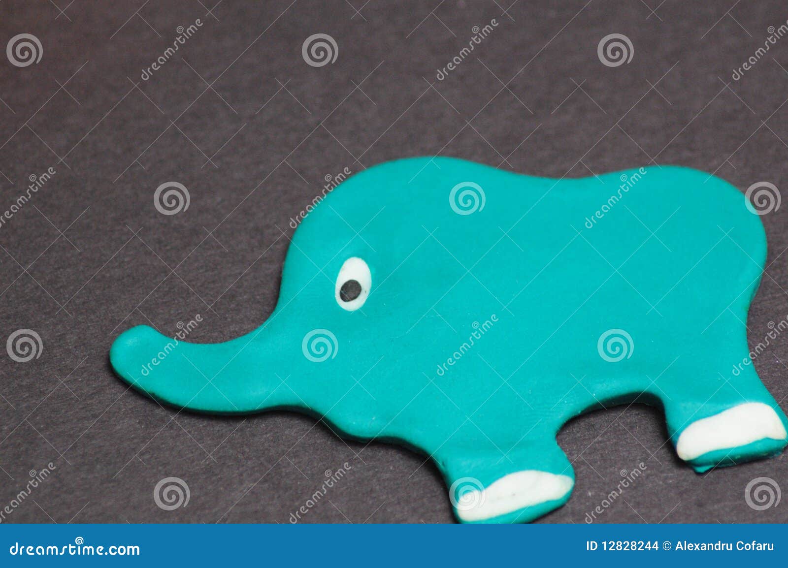 Elefante azul foto de archivo. Imagen de hecho, animal - 12828244