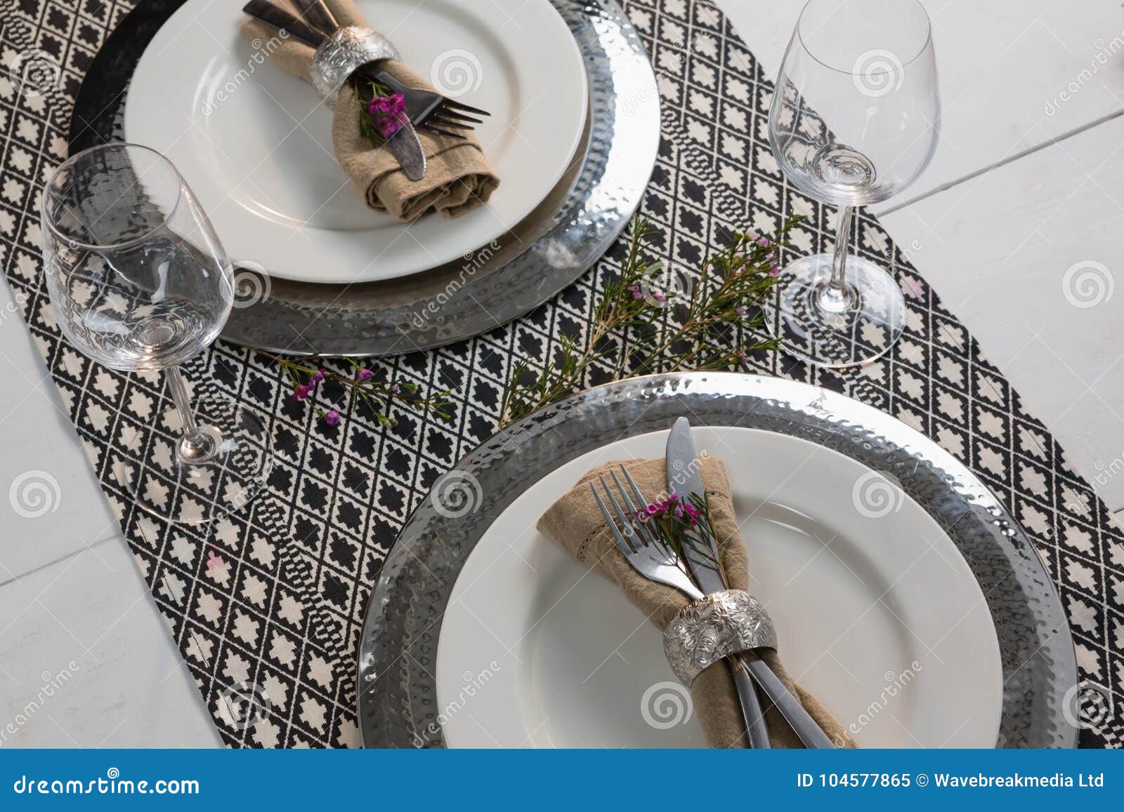 Elegance Table Setting with Wine Glasses on Placemat Stock Image ...