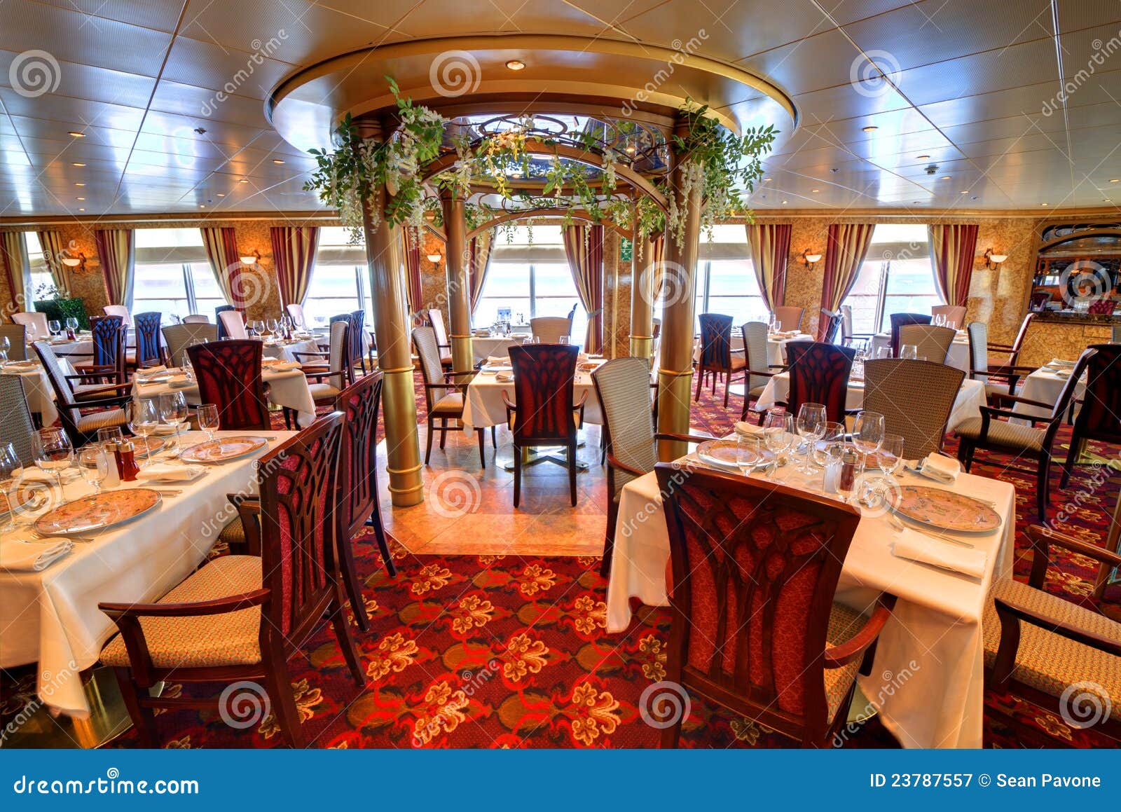 Elegant Dining Hall Royalty Free Stock Photography - Image: 23787557