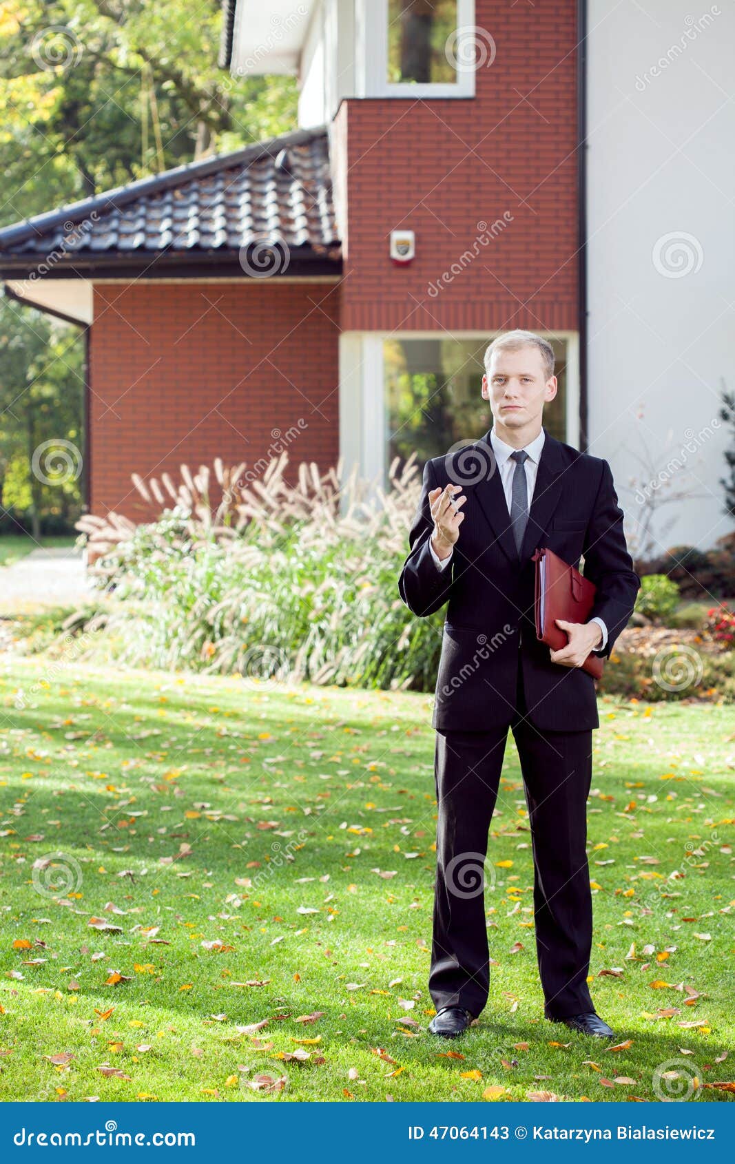 Elegant House Agent Wearing Suit Stock Image - Image of lawn, broker ...