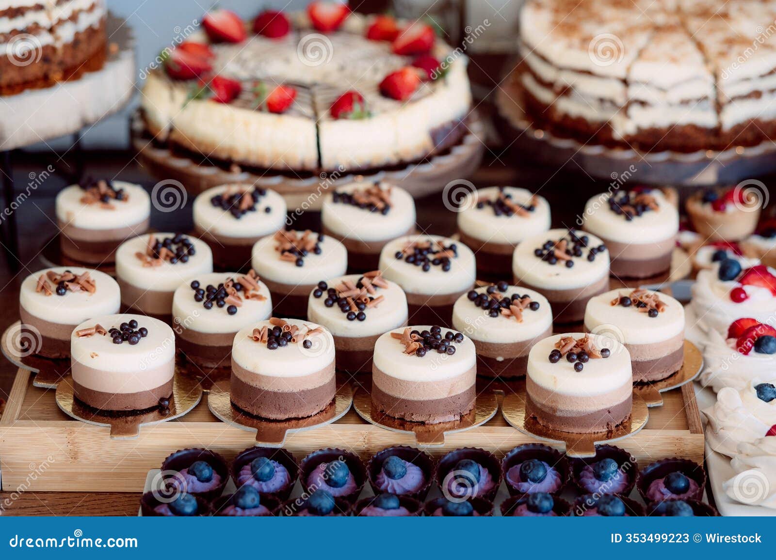 Mini Cakes Royalty-Free Stock Photo | CartoonDealer.com #29444301
