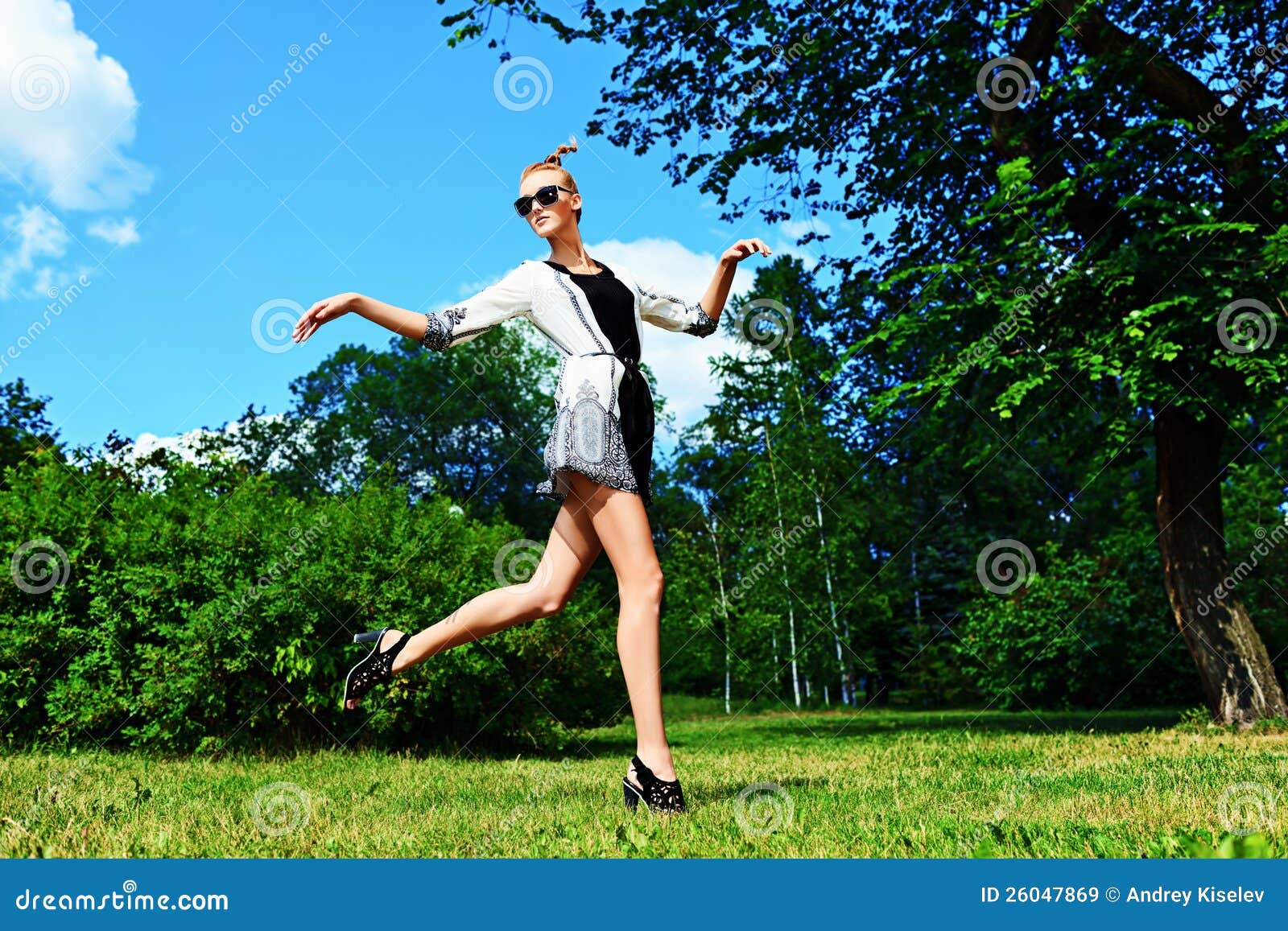 Elegant run stock image. Image of green, model, luxury - 26047869
