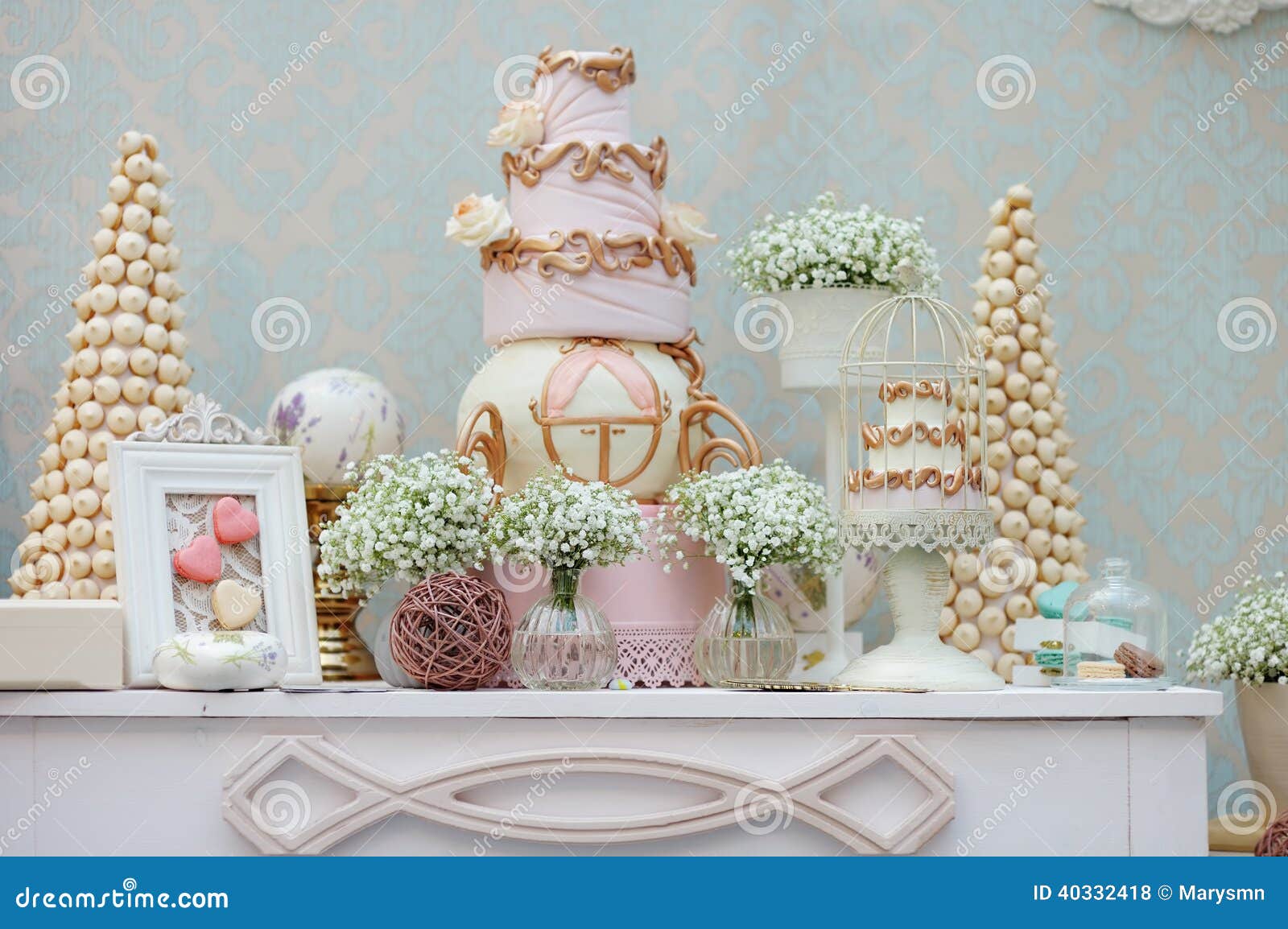 Elegant sweet table stock photo. Image of candy, frosting - 40332418