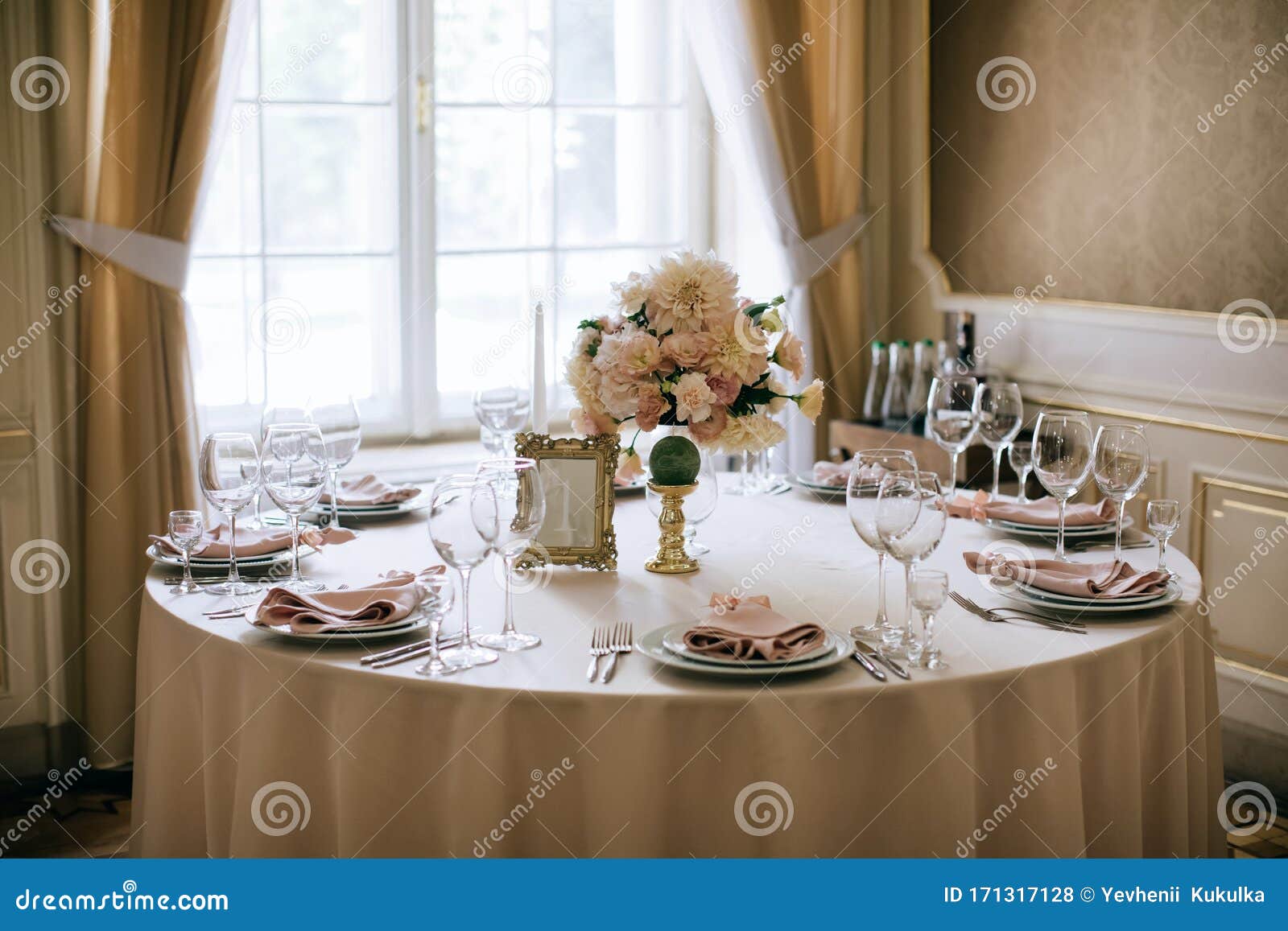 Table Set Up for a Romantic Dinner. Wedding Reception, Catering Stock ...