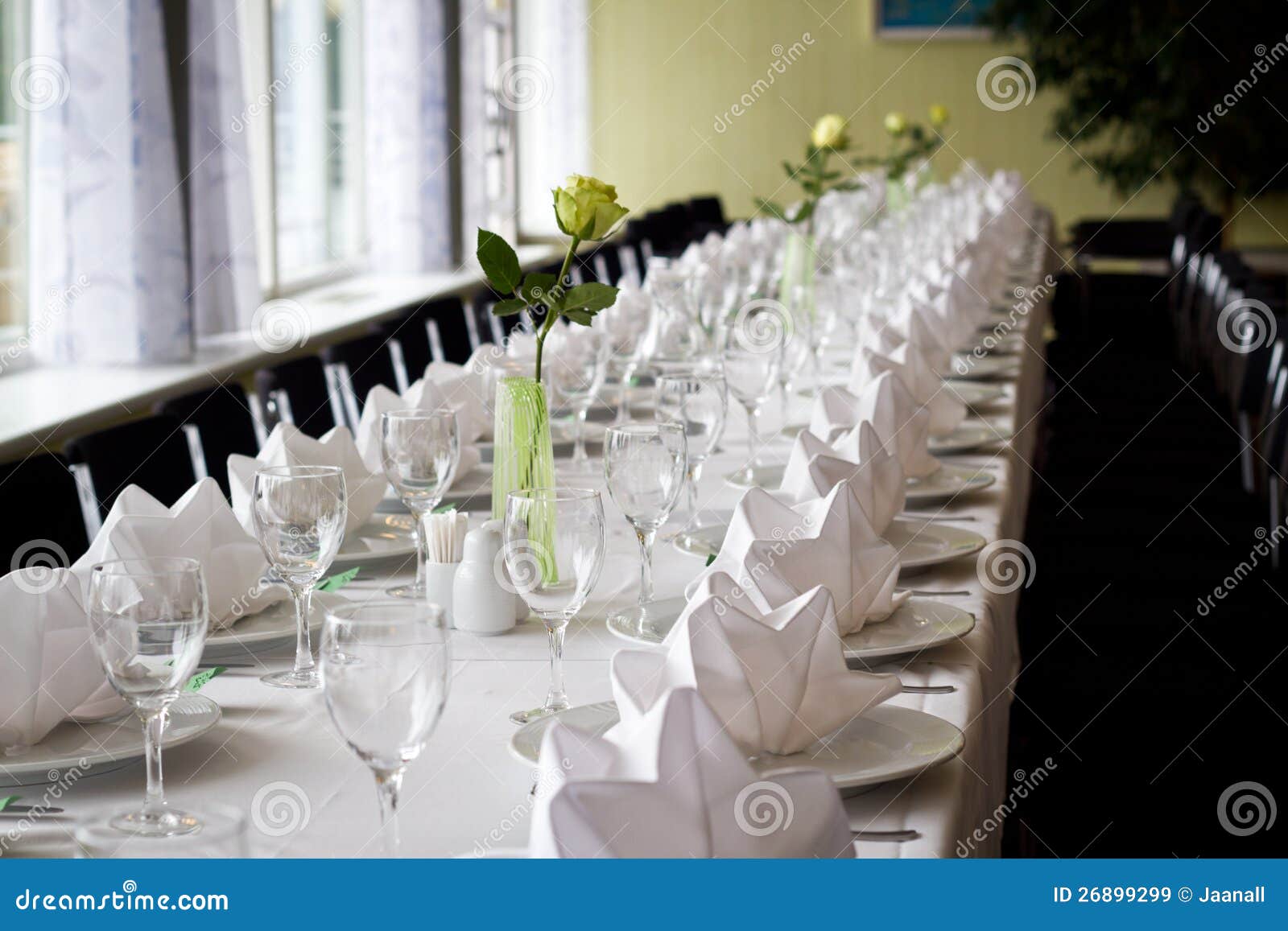 Elegant table setting stock image. Image of birthday - 26899299