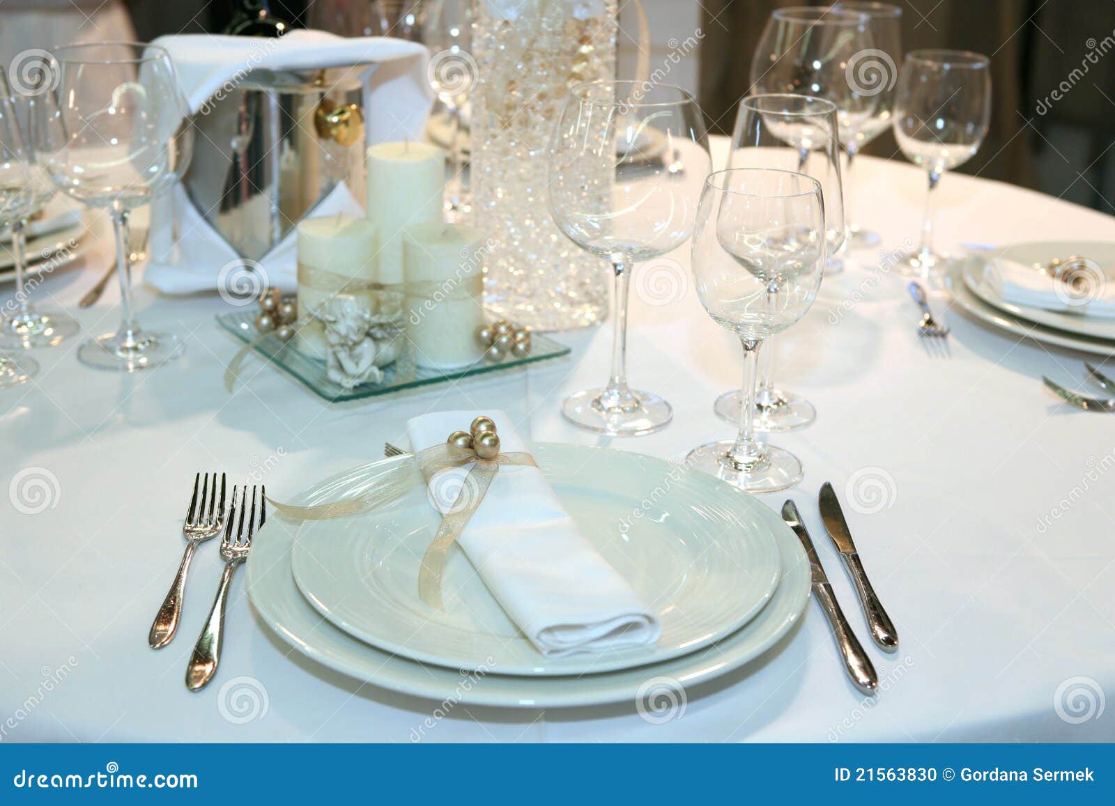 Elegant wedding dinner stock photo. Image of elegant - 21563830