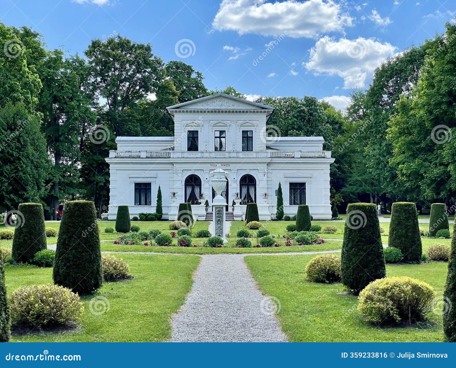 Sveksna Manor in Sveksna, Lithuania Editorial Photo - Image of building ...