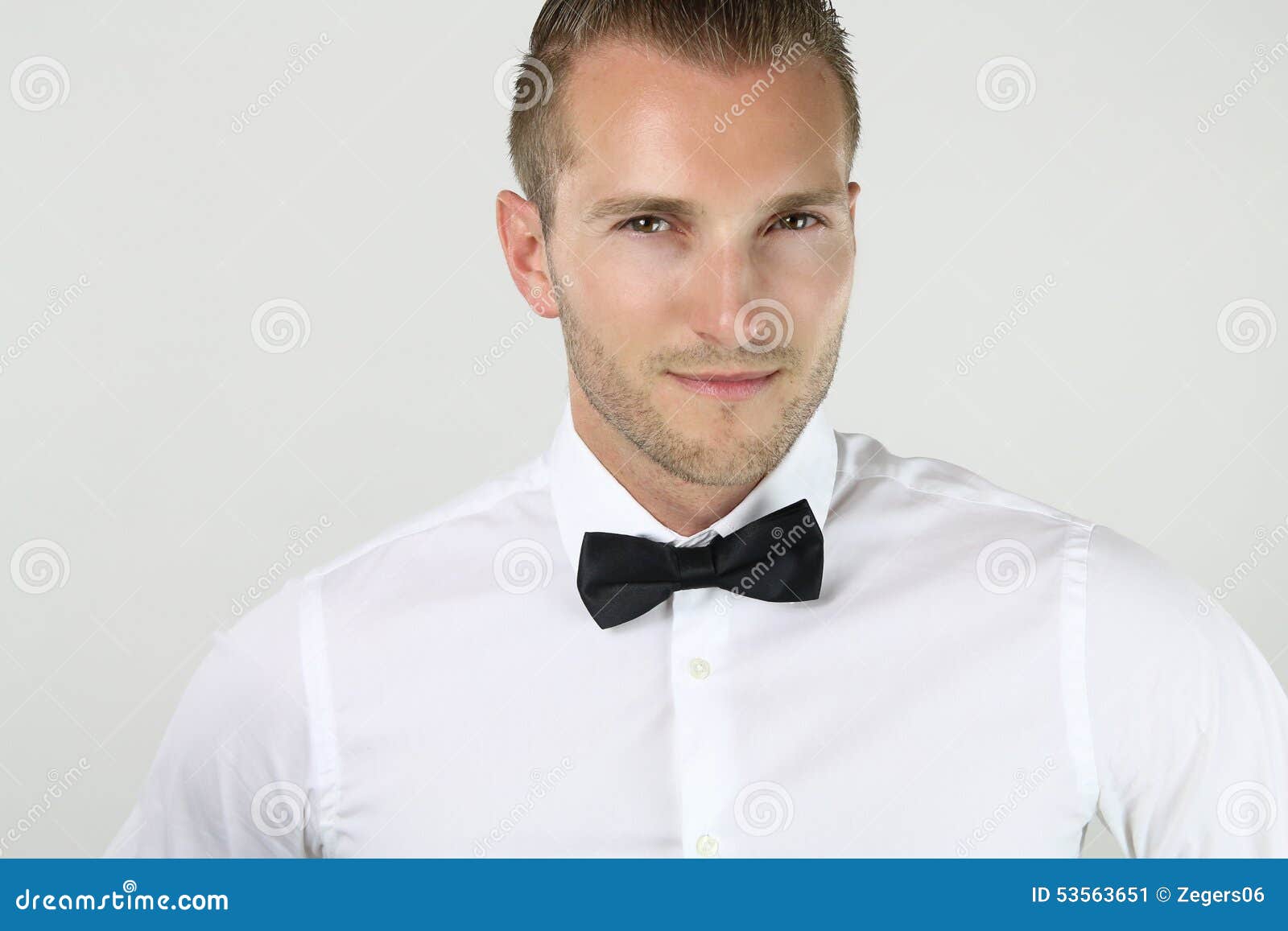 Eleganter Mann Mit Einer Fliege Stockbild - Bild von erfolg, stilvoll ...