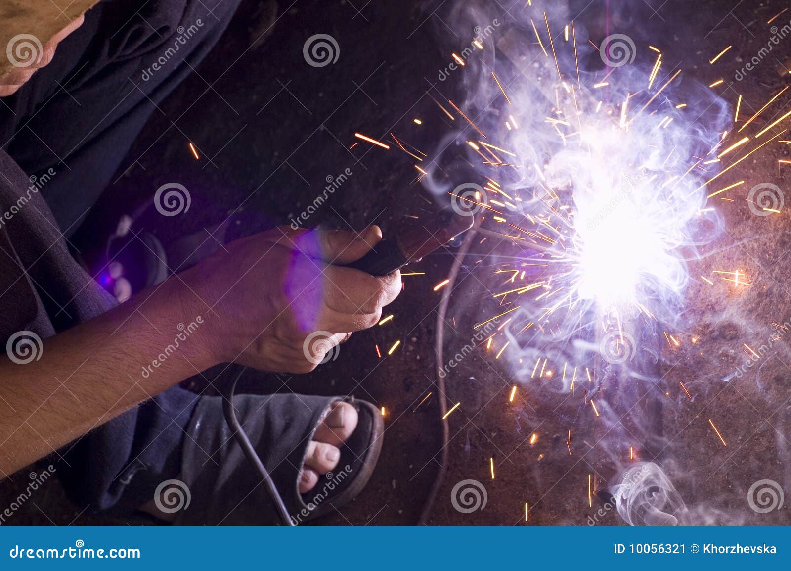 Elektrisch lassen stock afbeelding. Image of productie - 10056321