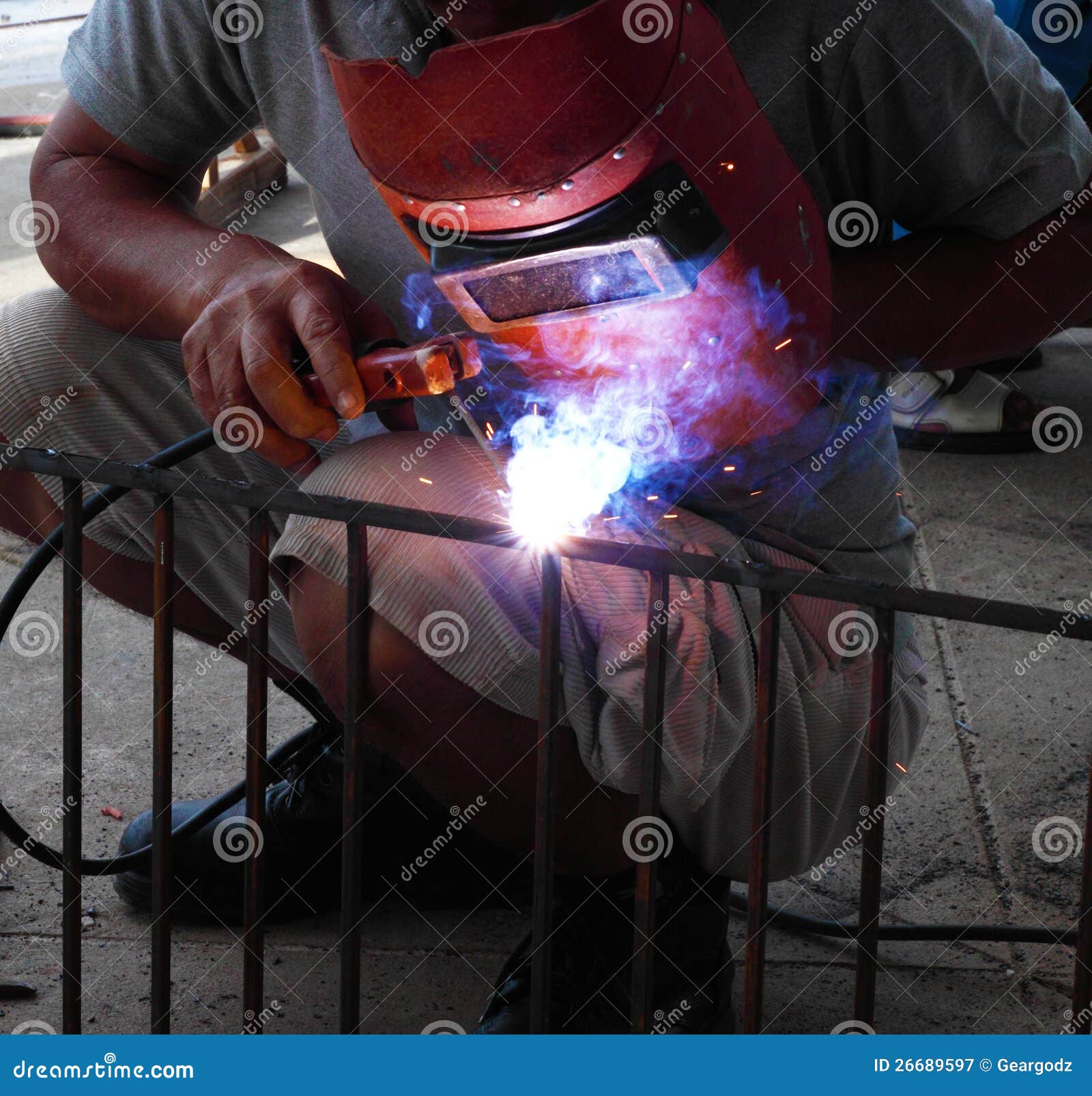 Elektrisch Lassen Dat Vierkante Staaf Verbindt Stock Afbeelding - Image ...