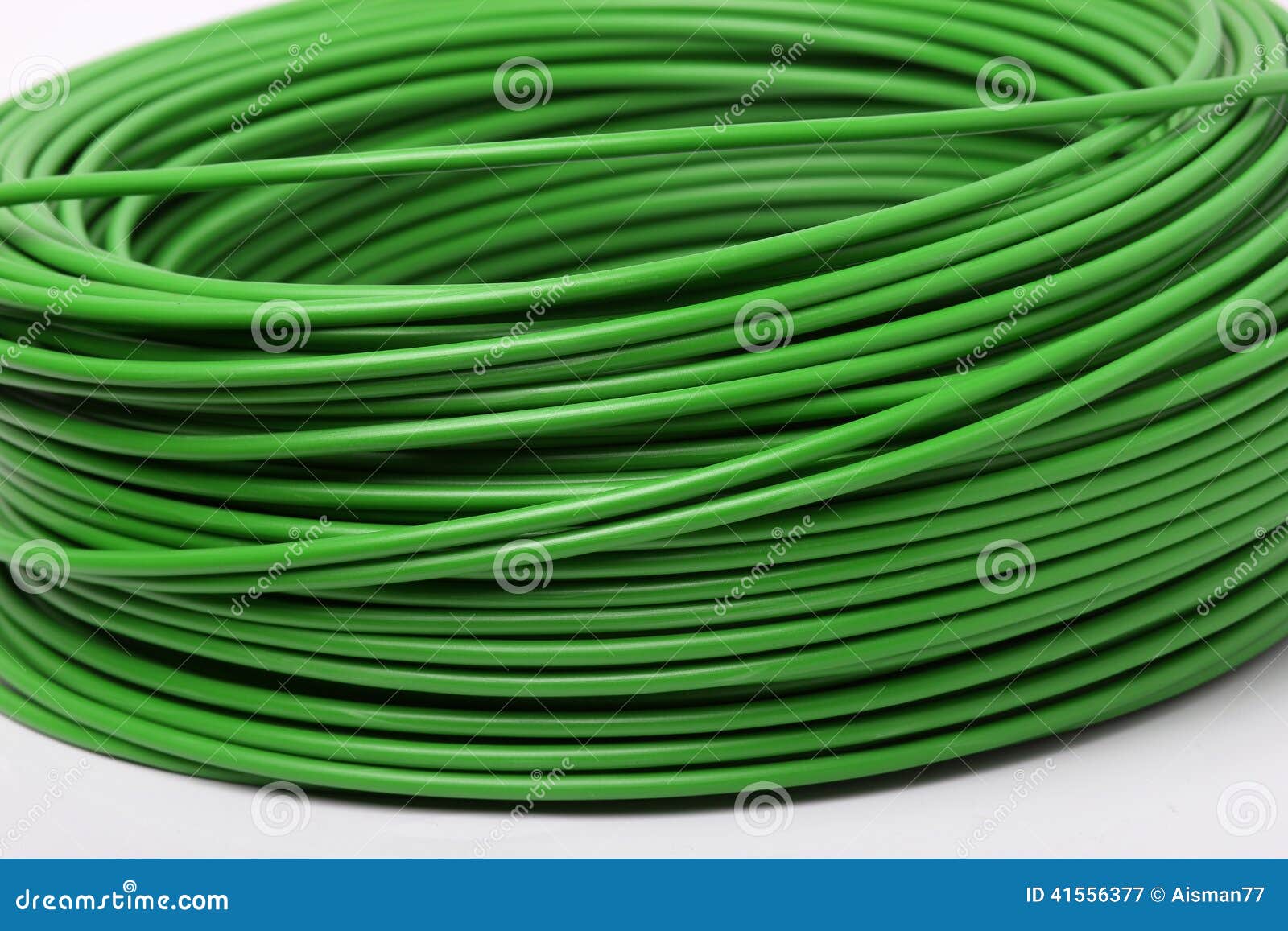 Elektrische groene kabels stock afbeelding. Image of vorm - 41556377