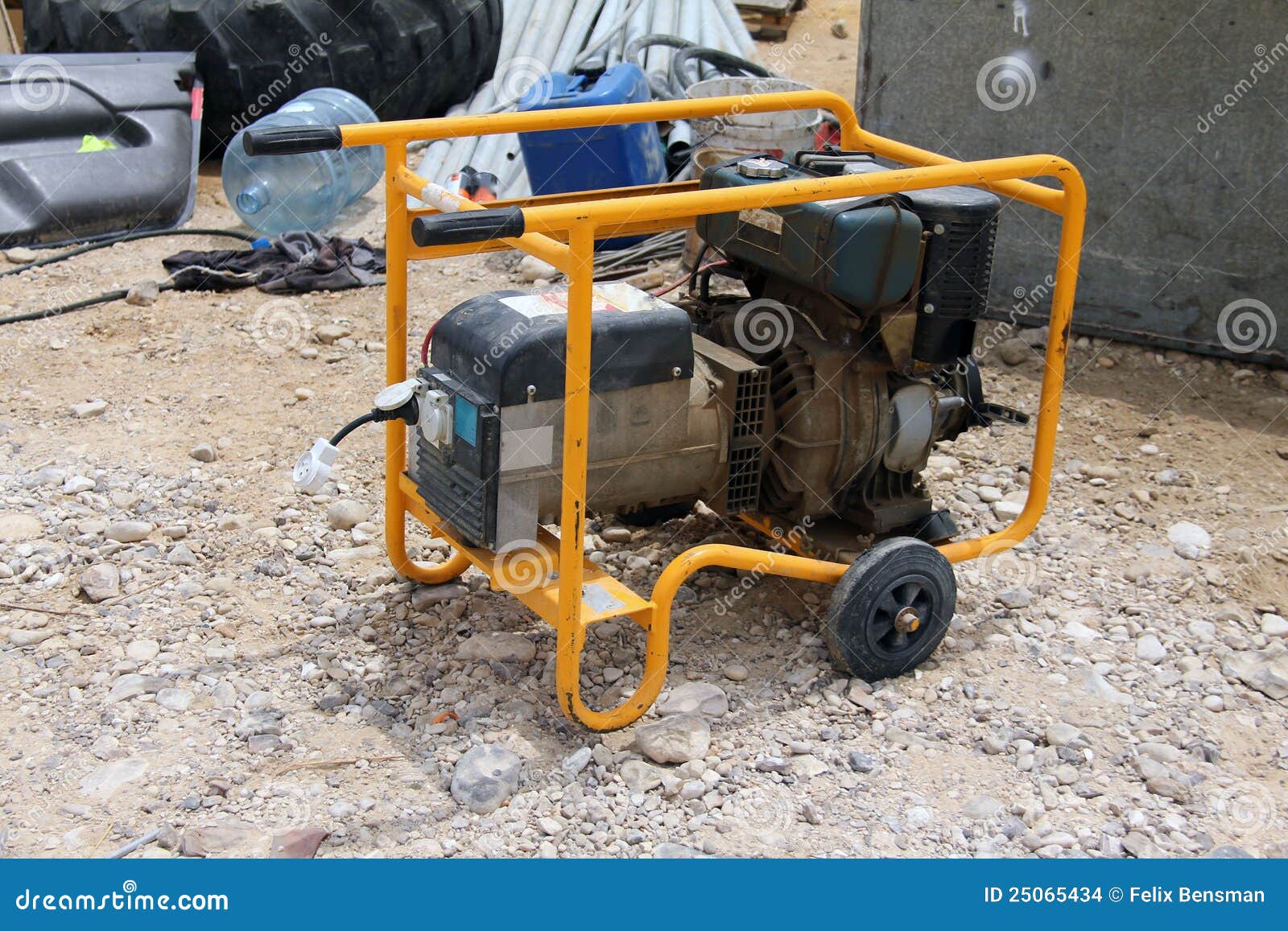 Elektrisk generator arkivfoto. Bild av konstruktion, elkraft - 25065434