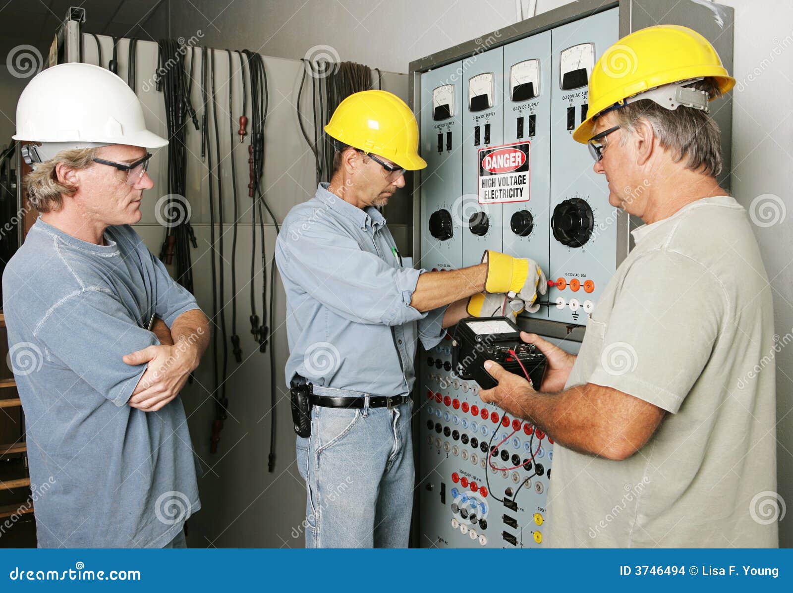 Elektro Team op het Werk stock foto. Image of authentiek - 3746494