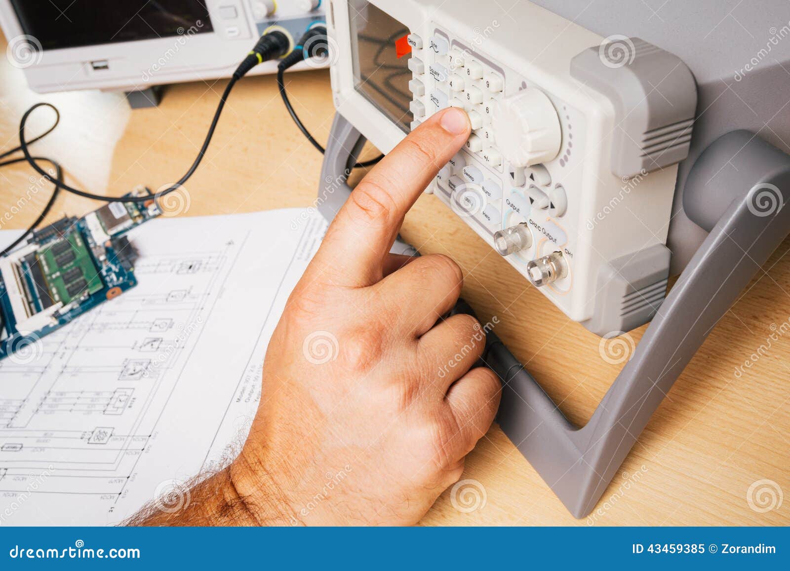 Elektronisch Materiaal in De Dienst Stock Afbeelding - Image of ...