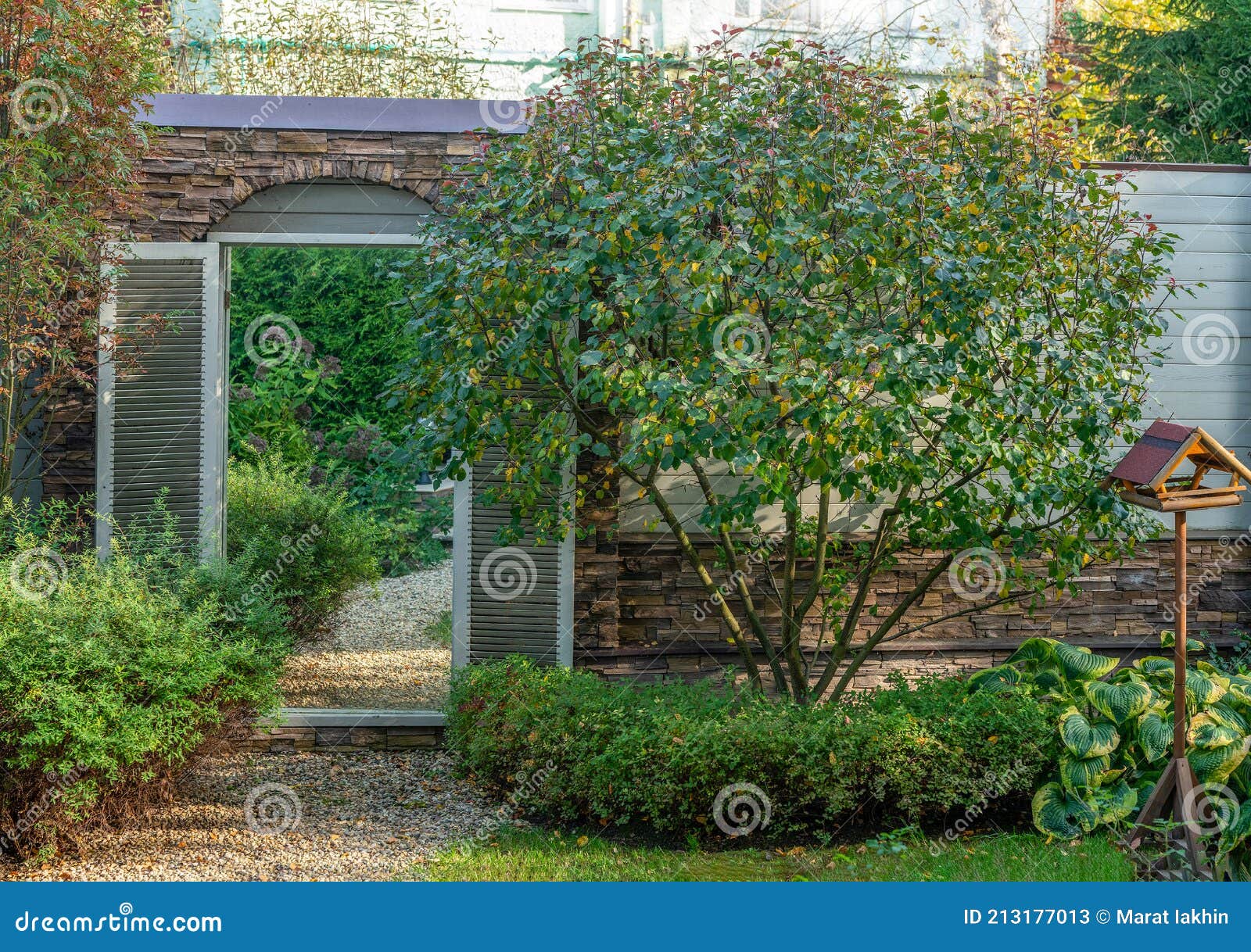 Element of Landscape Design - Mirror in the Wall O Garden - Creating ...