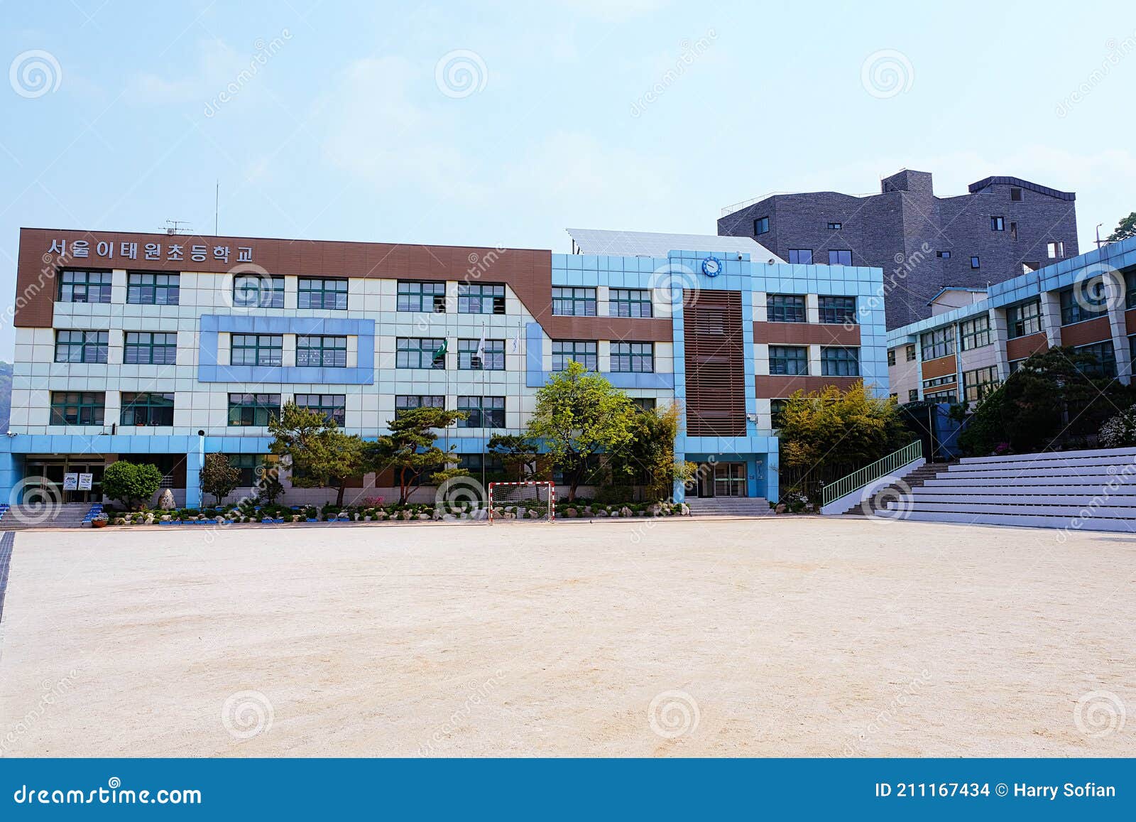 Elementary school building editorial stock image. Image of childhood ...