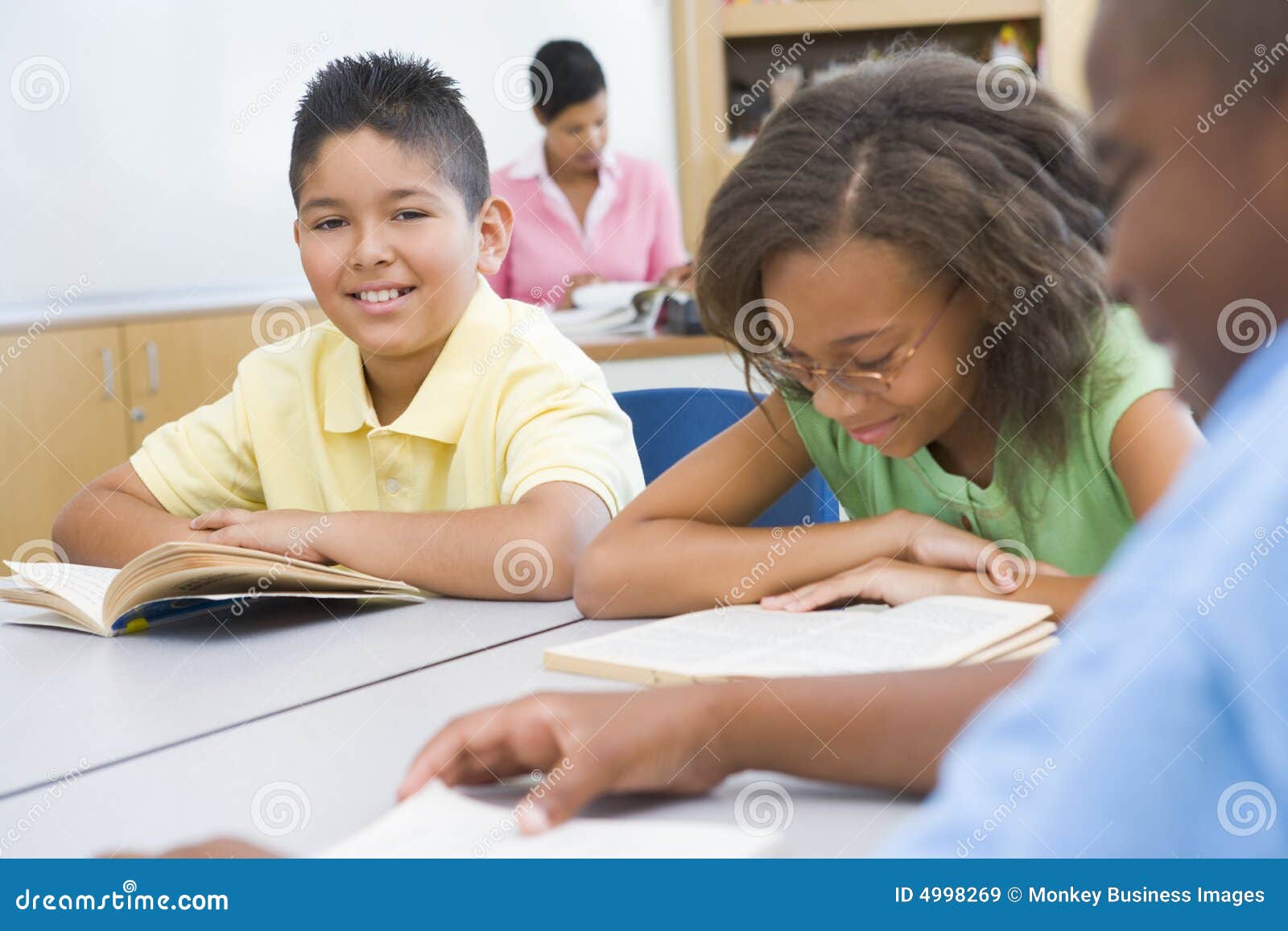 Elementary School Classroom Stock Image - Image of pupils, camera: 4998269