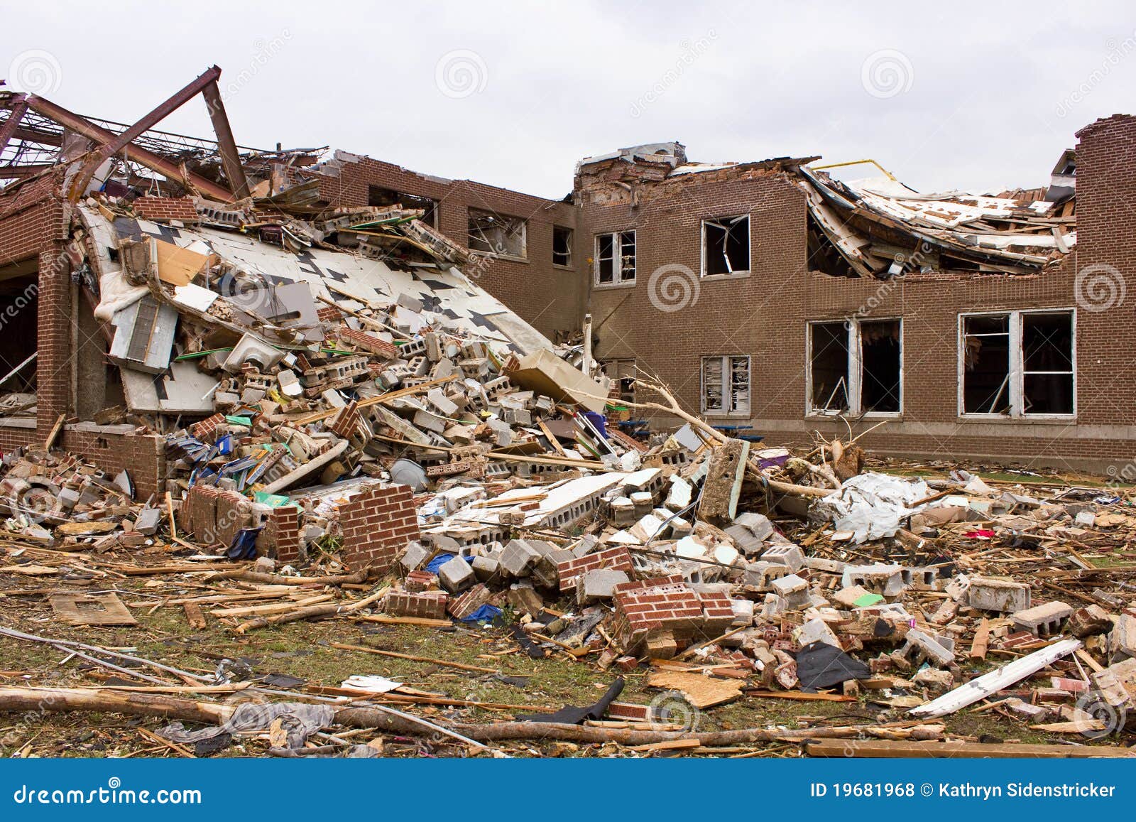 Elementary School Damaged Tornado Joplin Mo Stock Photo - Image of ...