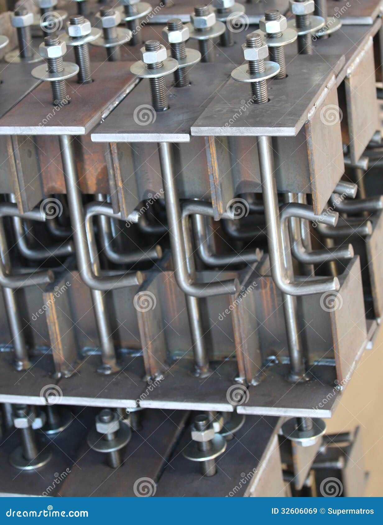 Elementen van metaal stock afbeelding. Image of elementen - 32606069