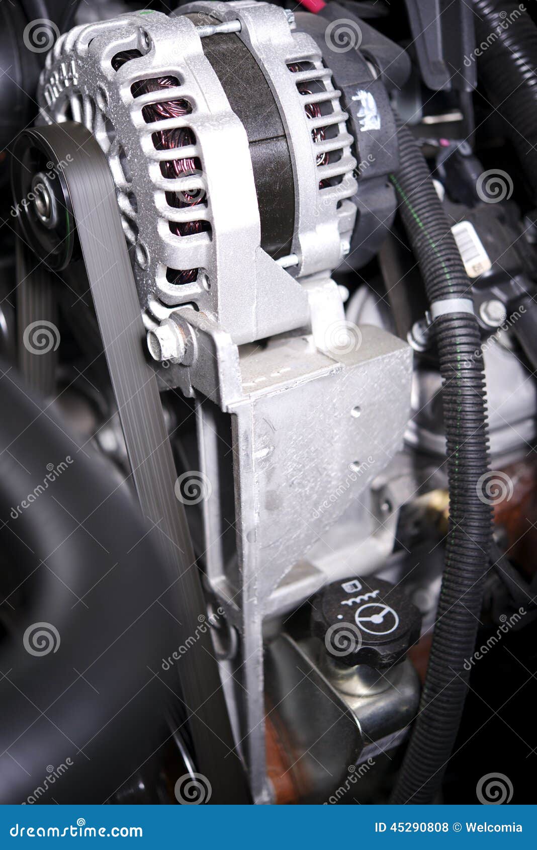 Elementi Dell'alternatore in Un'automobile Fotografia Stock - Immagine ...