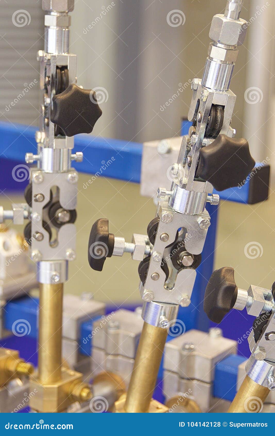 Elementos De Diversas Sujeciones Industriales Foto de archivo - Imagen ...