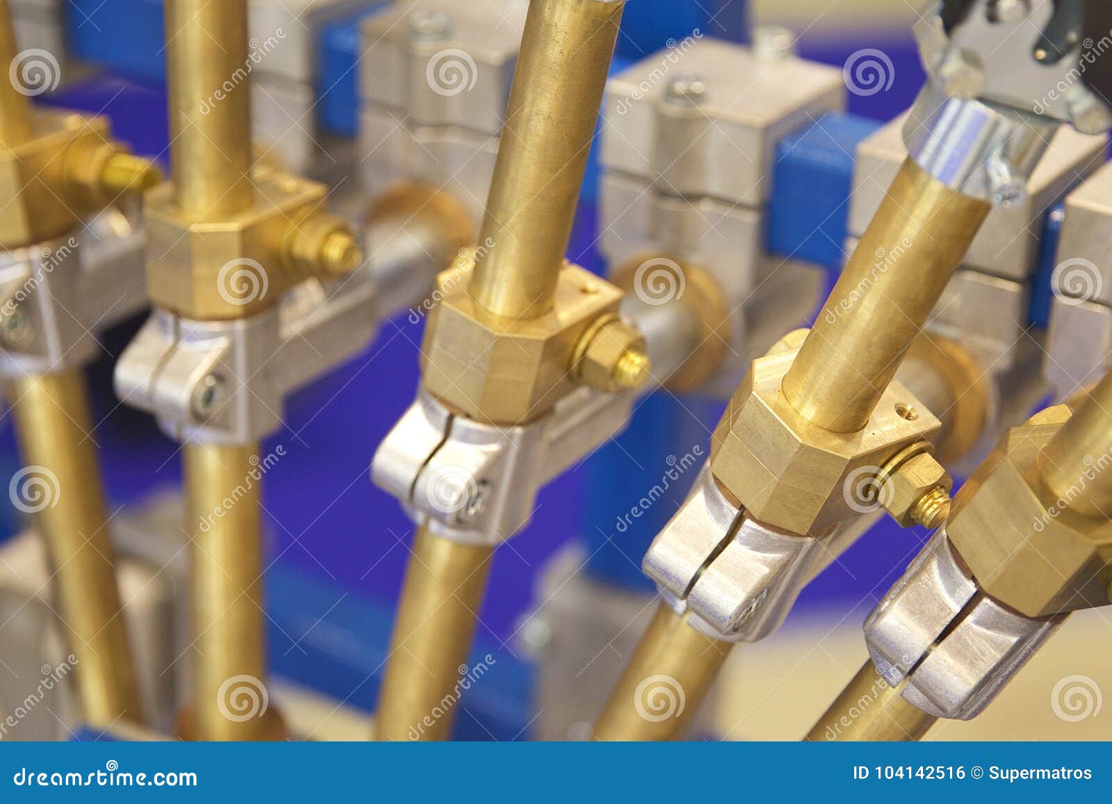 Elementos De Diversas Sujeciones Industriales Foto de archivo - Imagen ...