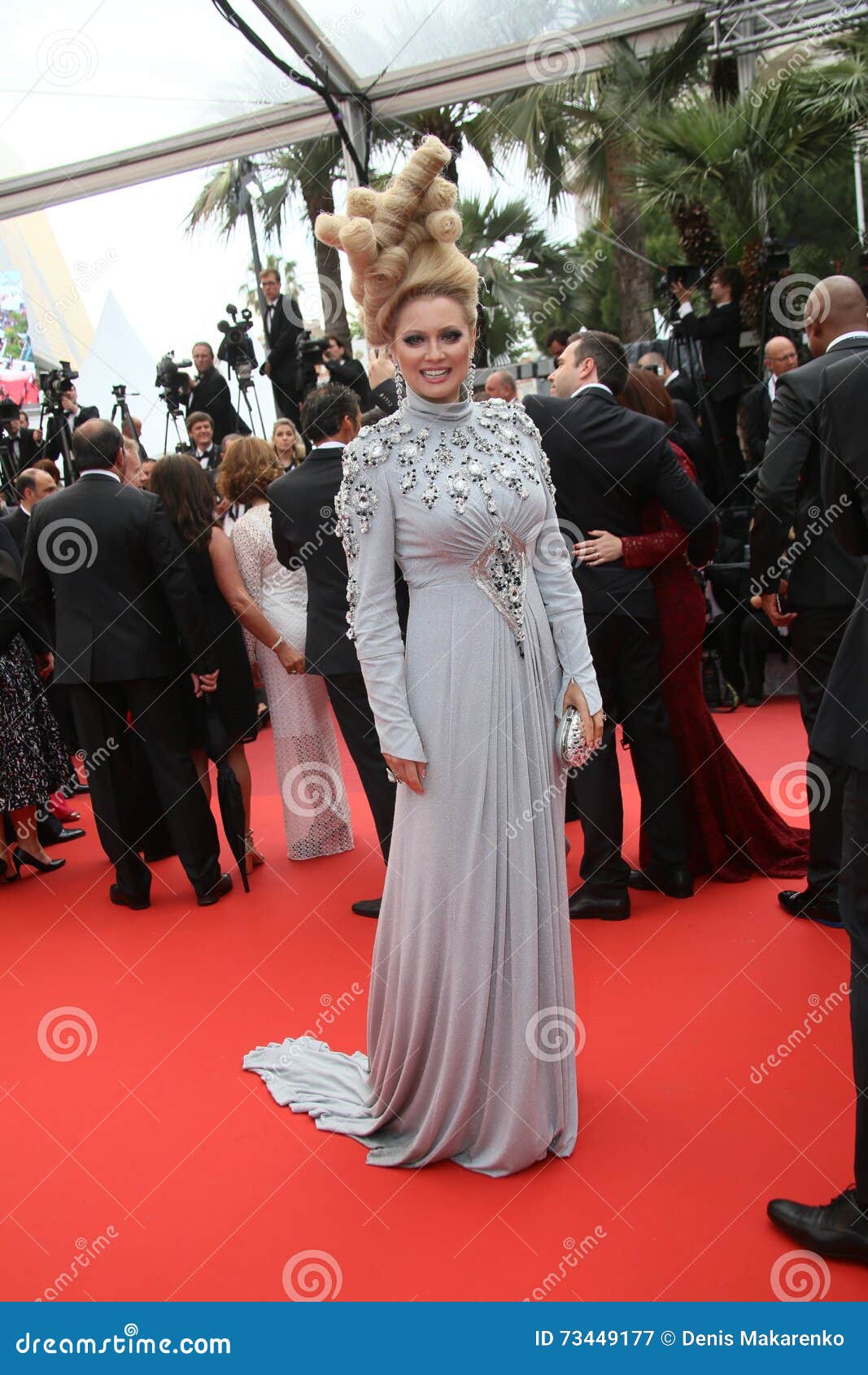 Elena Lenina fotografía editorial. Imagen de canas, atiende - 73449177