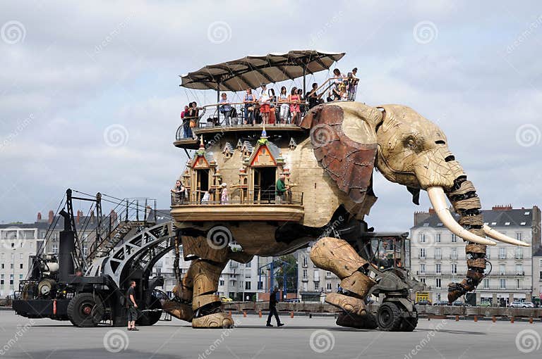 Elephant machine editorial photography. Image of colaossal - 18308187