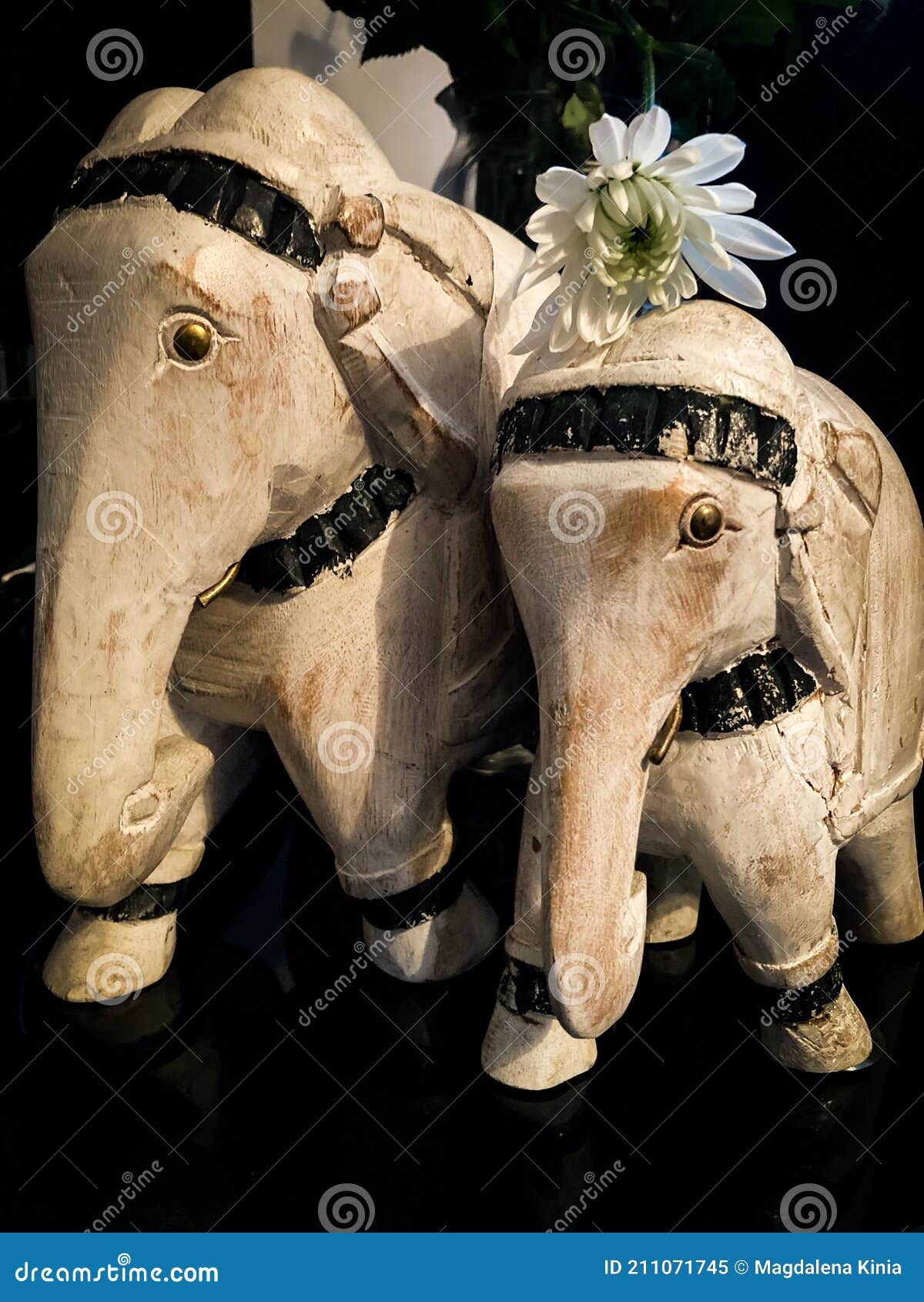 Statue Of Two Elephants, Elephant Sculpture On White Background Royalty ...