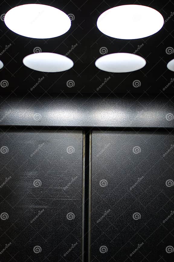 Elevador fresco foto de archivo. Imagen de concepto, escena - 1404236