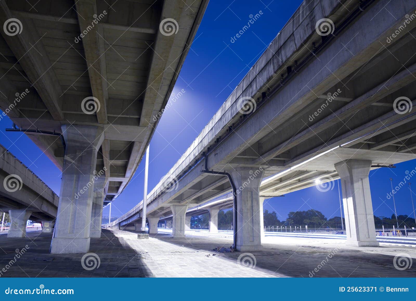 Elevated traffic highway stock image. Image of express - 25623371