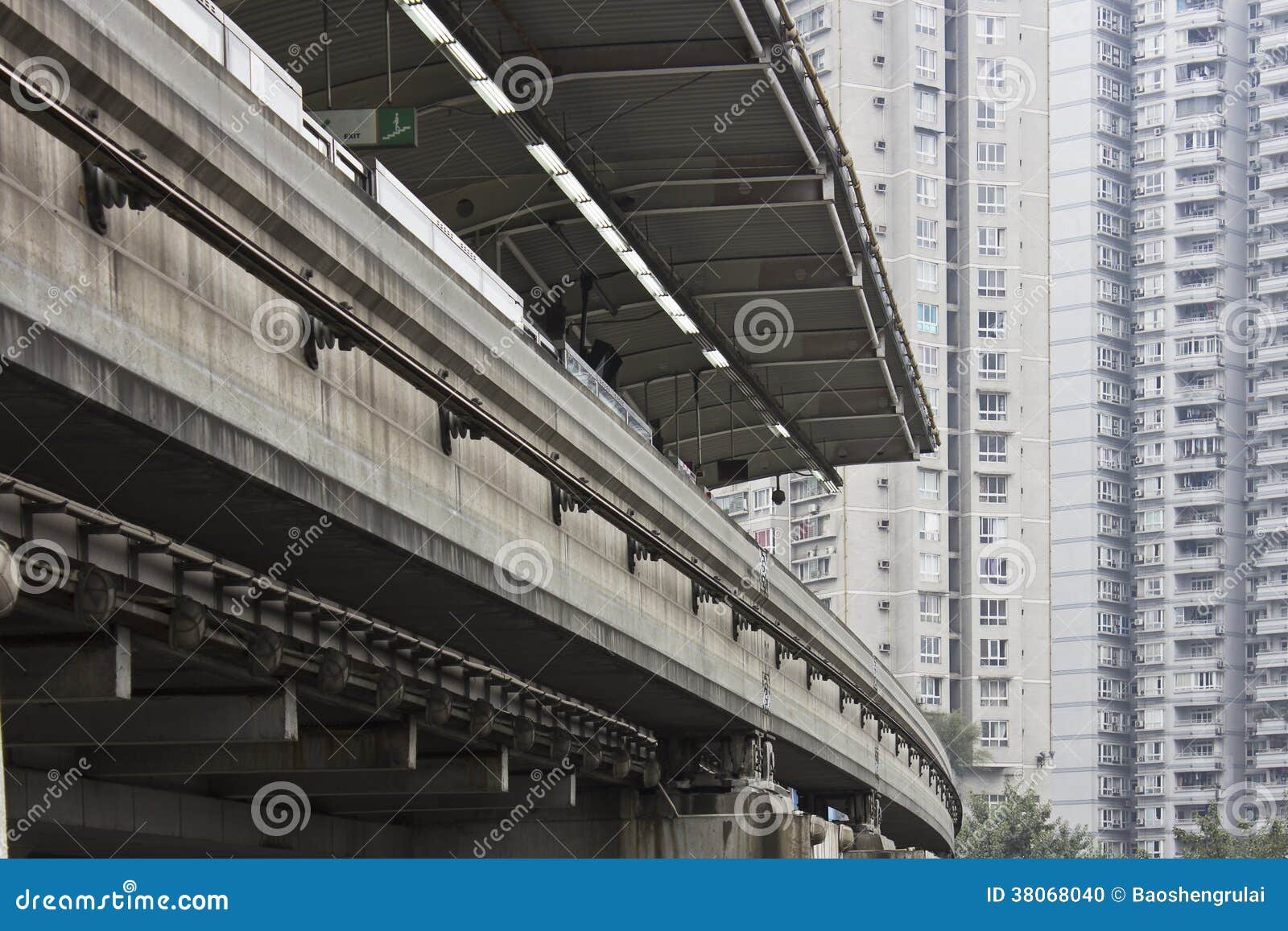 Elevated train stock photo. Image of bridge, outdoor - 38068040