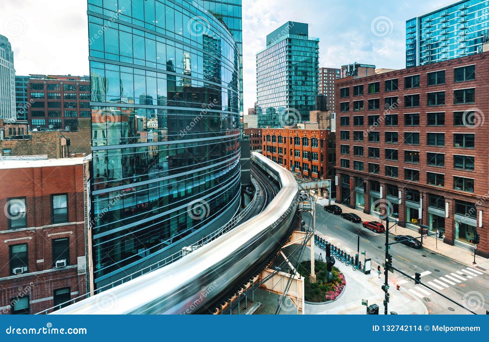 Elevated Train Curving through Chicago Stock Photo - Image of skyline ...