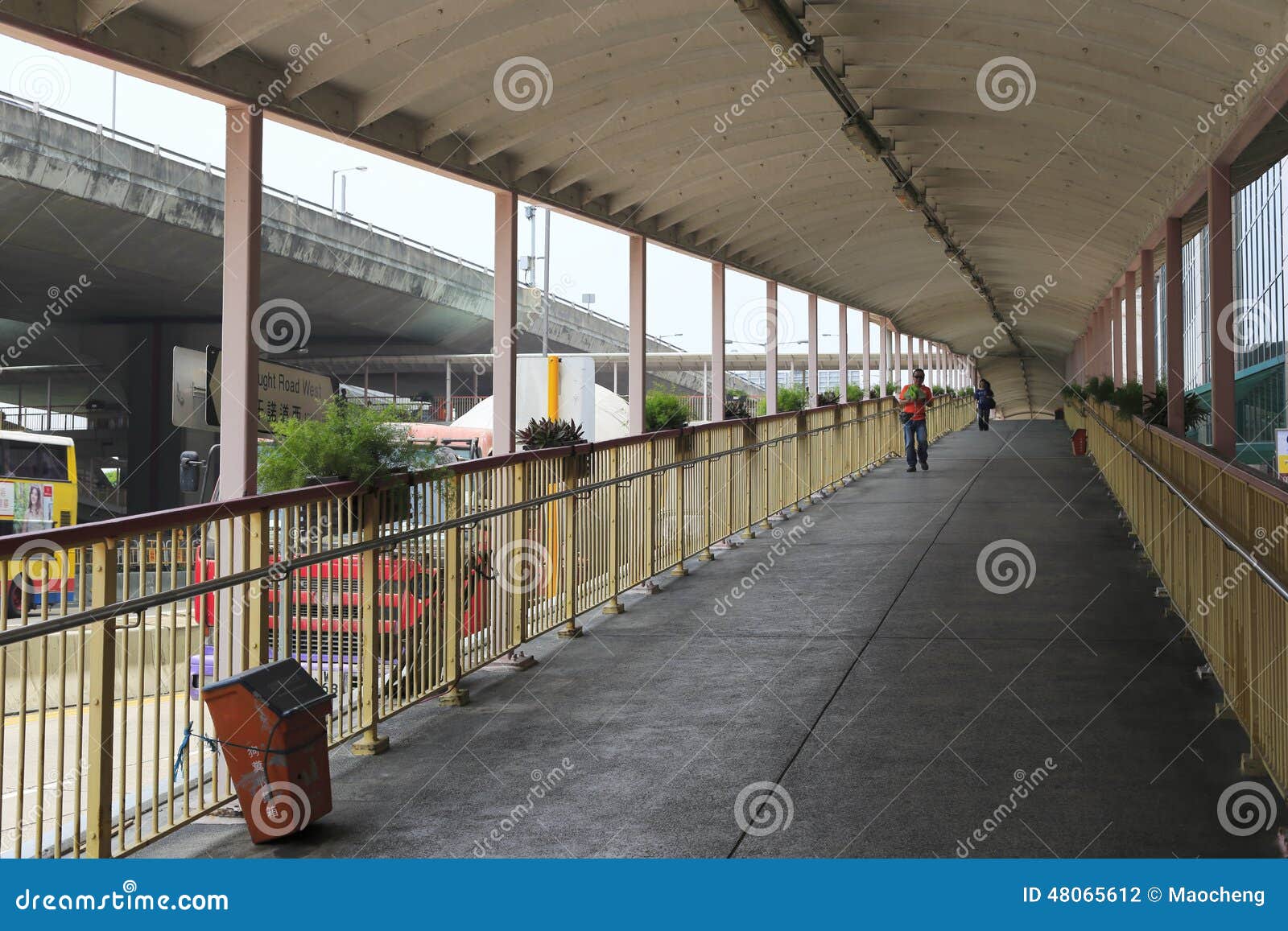 Elevated Walkway And Ceiling At Kings Cross Station Editorial Image ...
