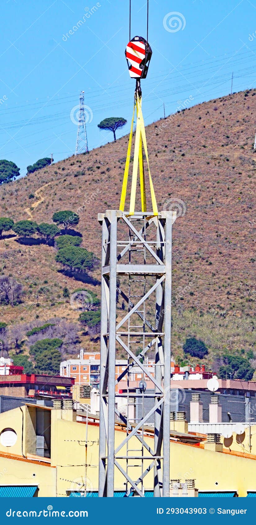 Elevating Platform on a Facade of a Building in Barcelona Stock Image ...