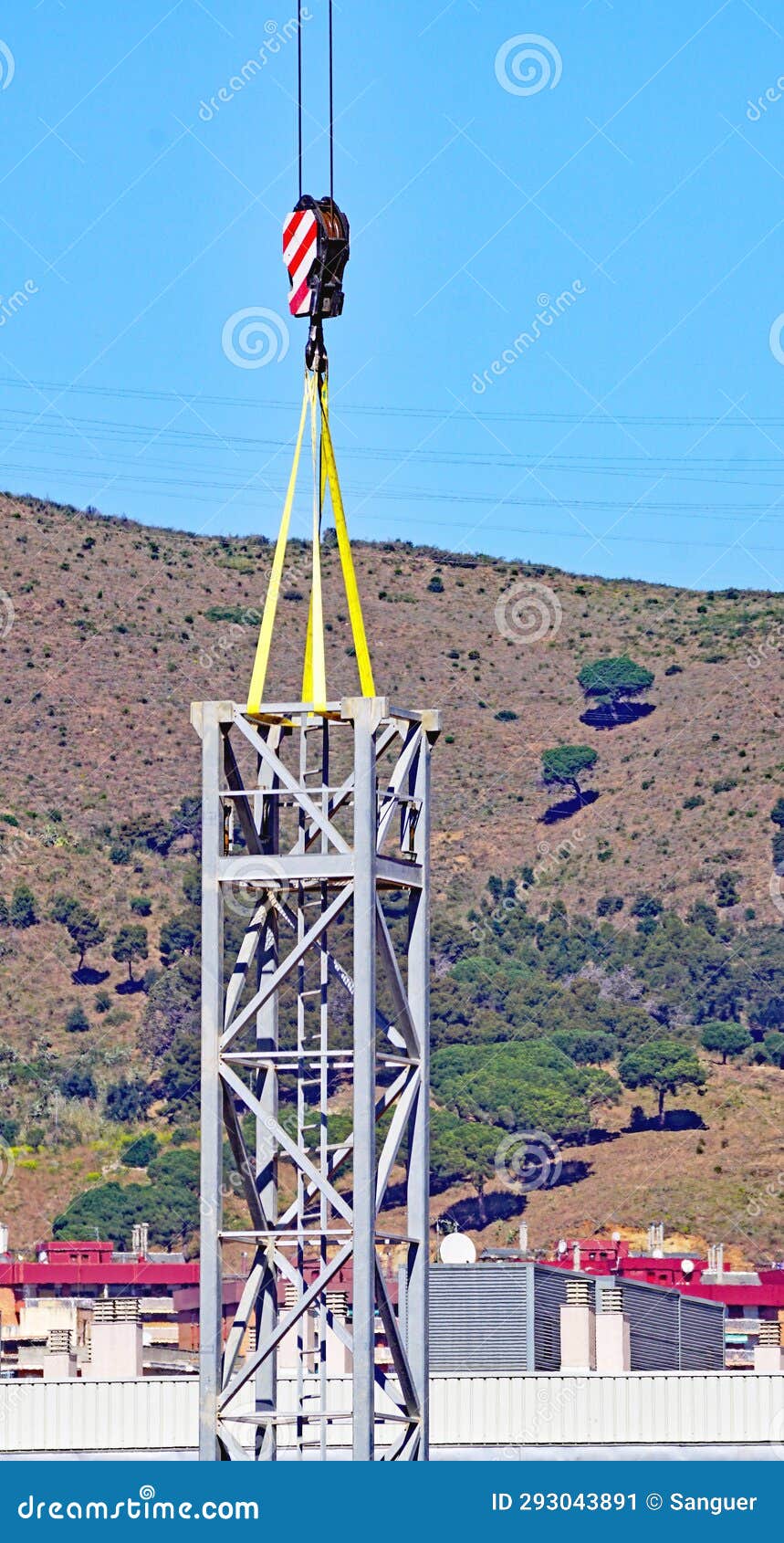 Elevating Platform on a Facade of a Building in Barcelona Stock Image ...