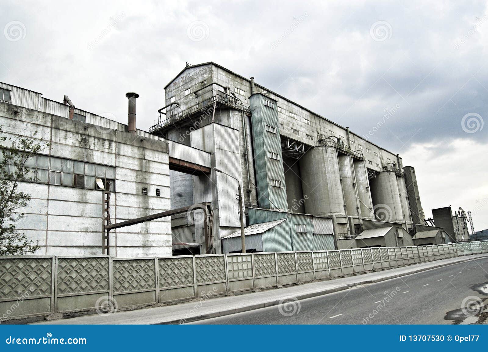 Cement Elevator For Storage Of Cement And Production Of Mixtures And ...