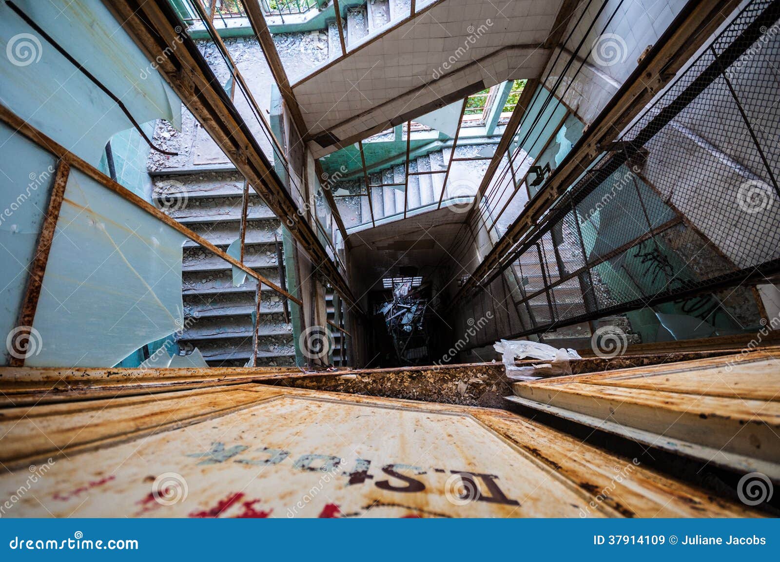 Elevator shaft stock image. Image of broken, stairs, lift - 37914109