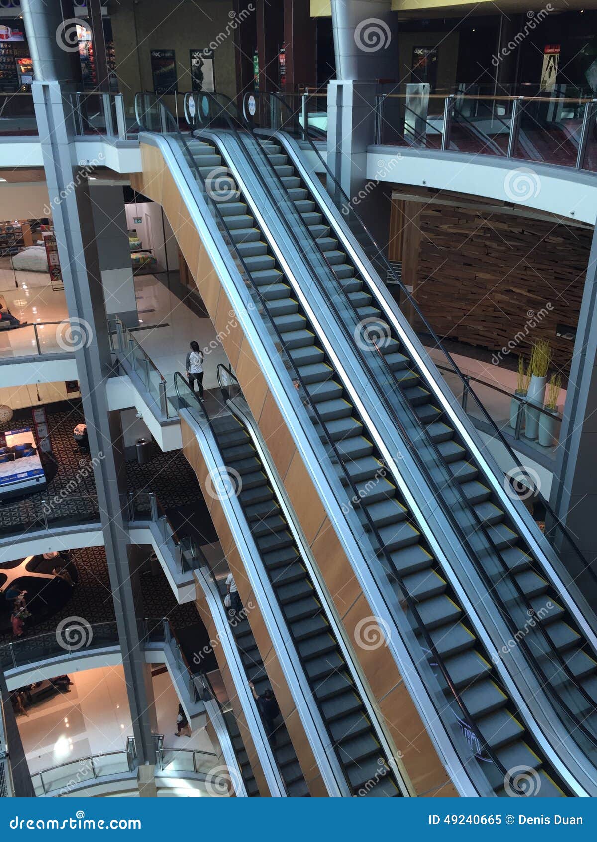 Elevator in a Shopping Mall Editorial Image - Image of metropolis, lift ...