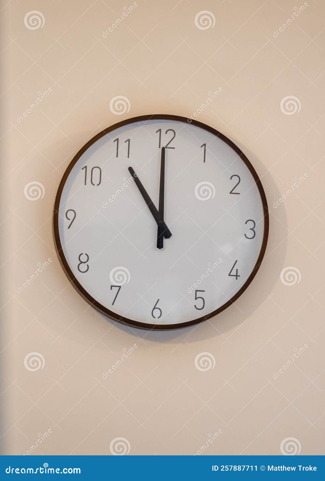 Eleven Oclock 11am 11pm on Traditional Analogue Clock Stock Image ... Eleven Oclock 11am 11pm on Traditional Analogue Clock Stock Image ...