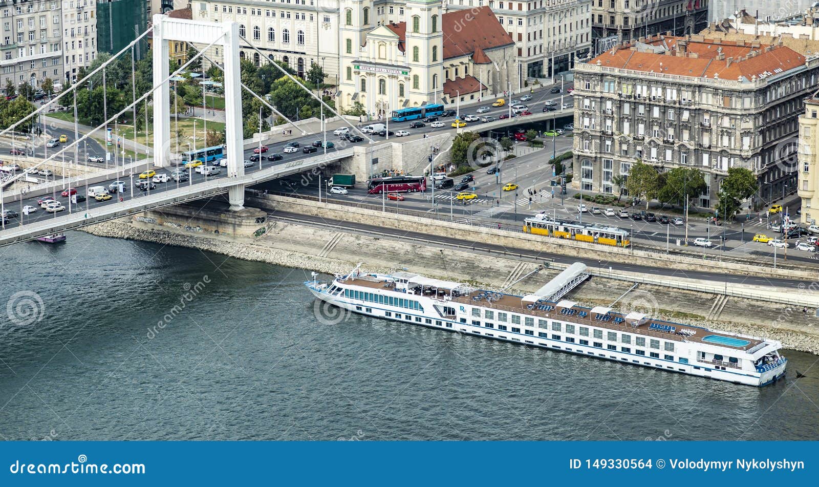 Elisabeth Bridge at Budapest Editorial Stock Image - Image of ...
