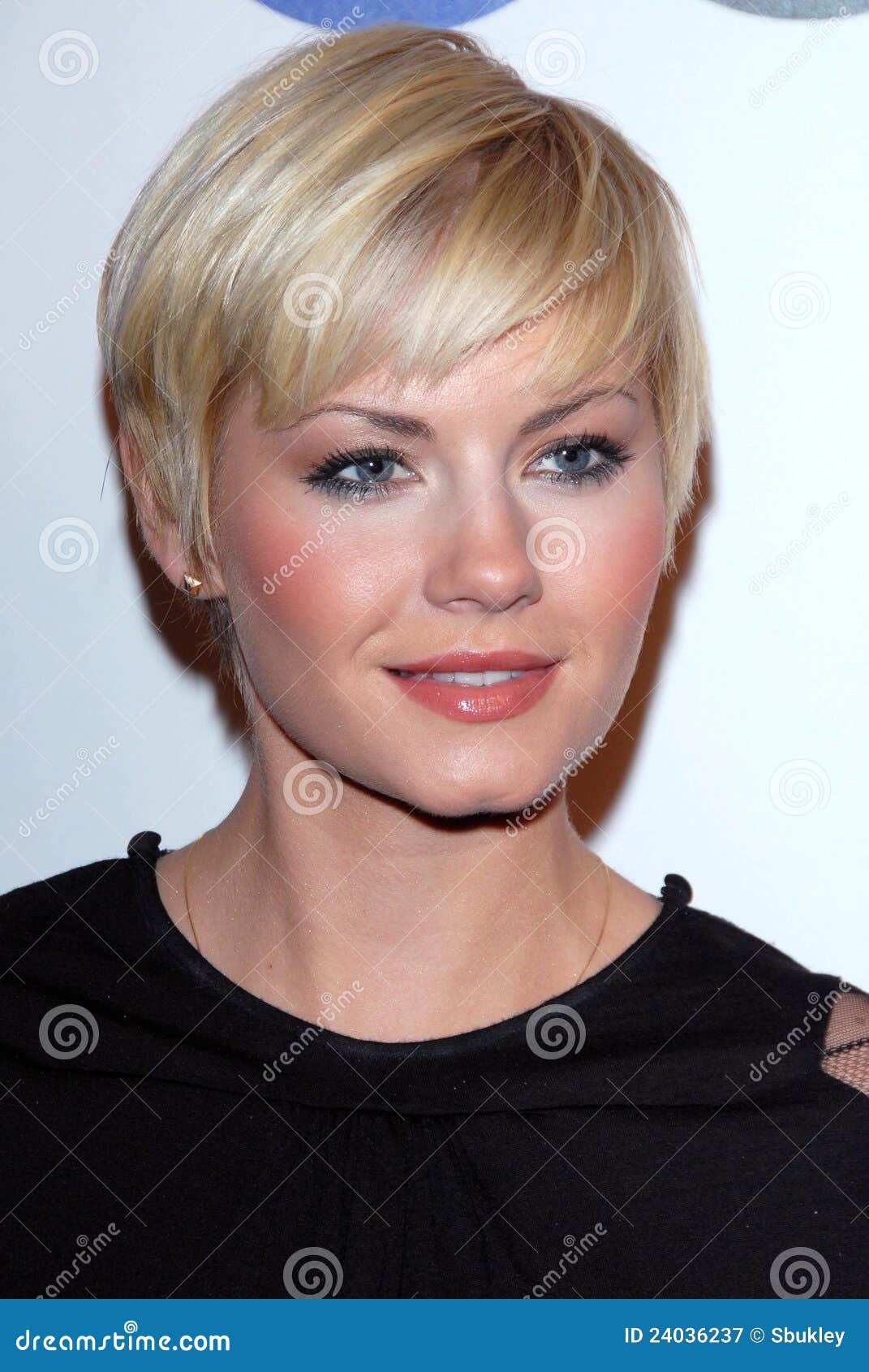 Elisha Cuthbert redaktionelles stockfotografie. Bild von jahr - 24036237